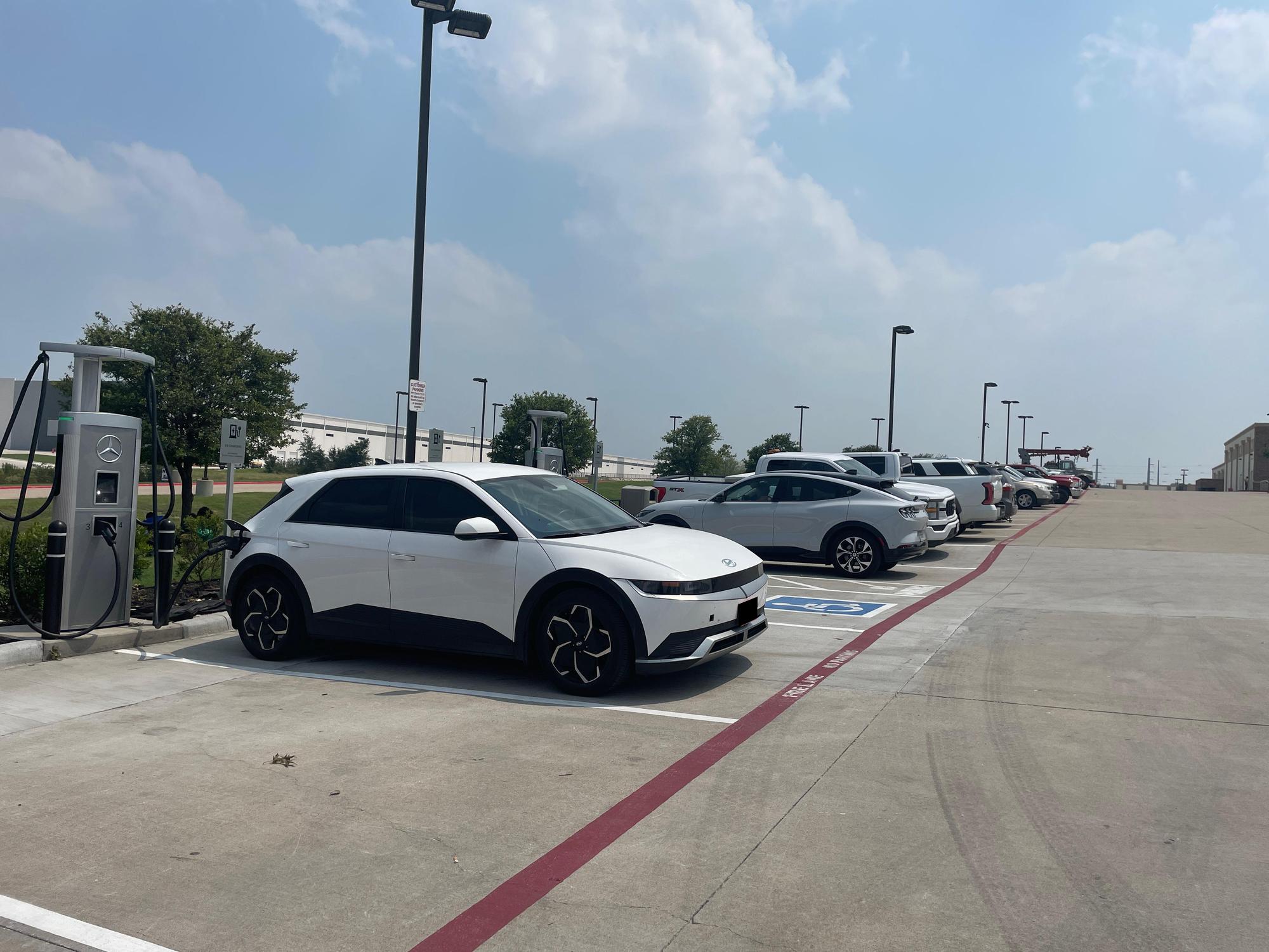 Buc-ee's Temple, TX | Mercedes-Benz High-Power Charging | Temple, TX ...