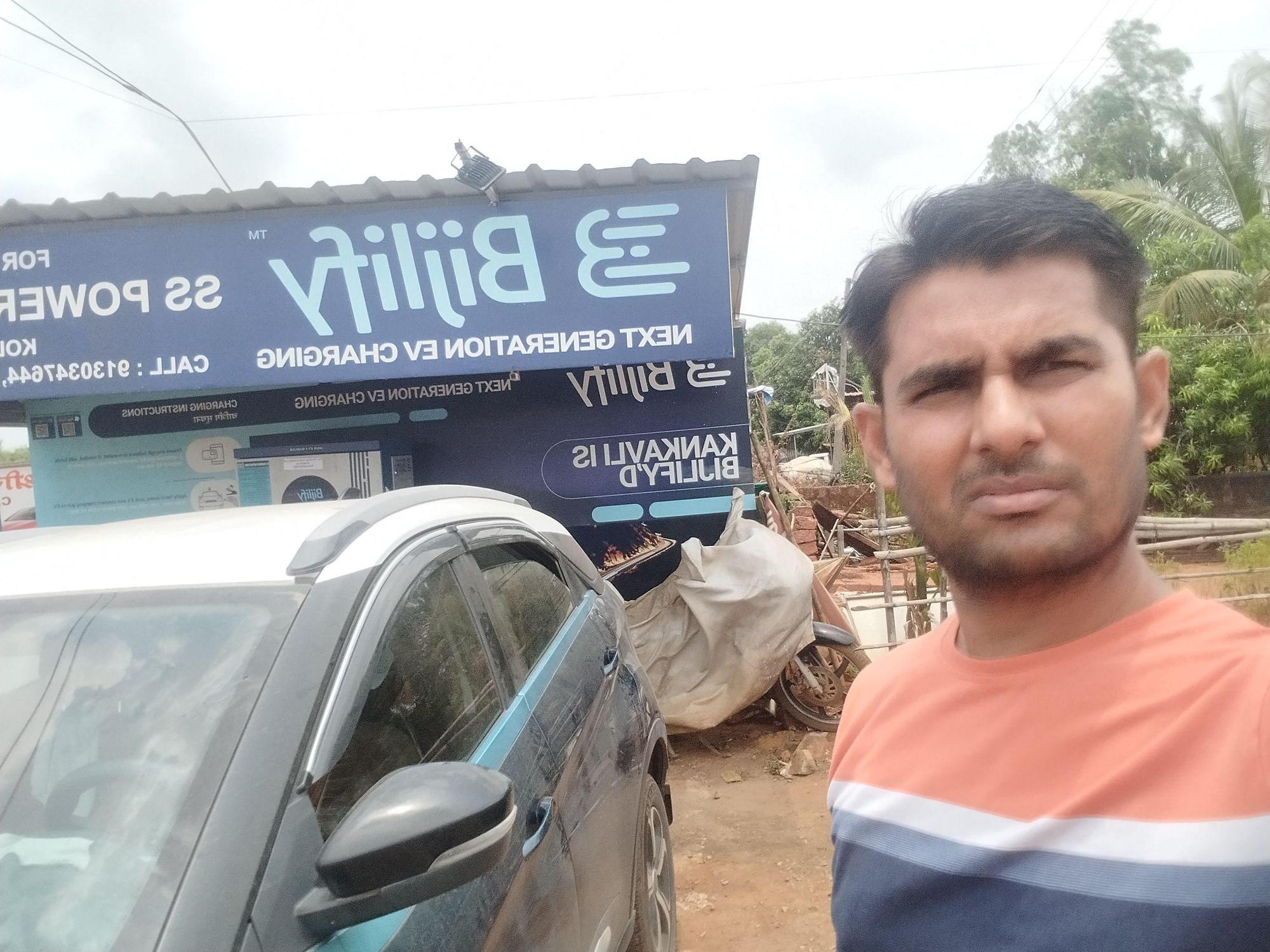 Hotel Pavhaner | Humarat, MH | EV Station