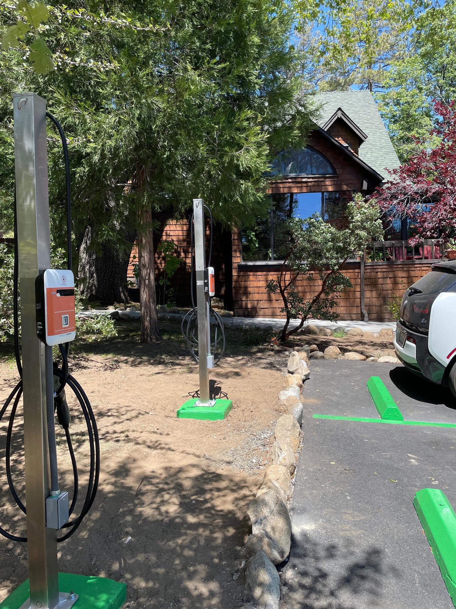 Strawberry Creek Inn Bed & Breakfast | Idyllwild-Pine Cove, CA | EV Station