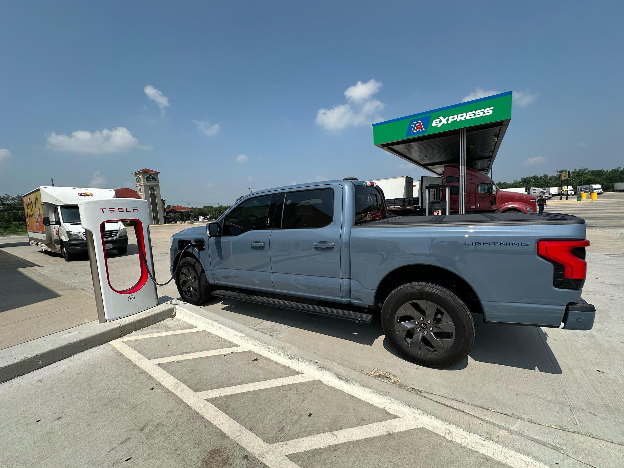 TA Express Fairfield | Fairfield, TX | EV Station