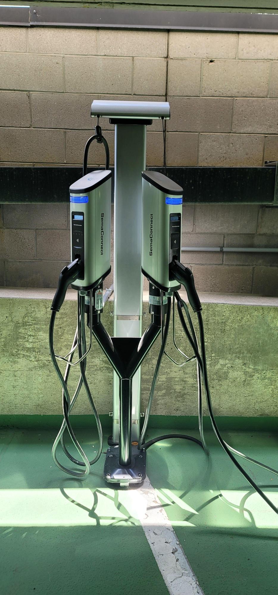 8500 Tower | Bloomington, MN | EV Station