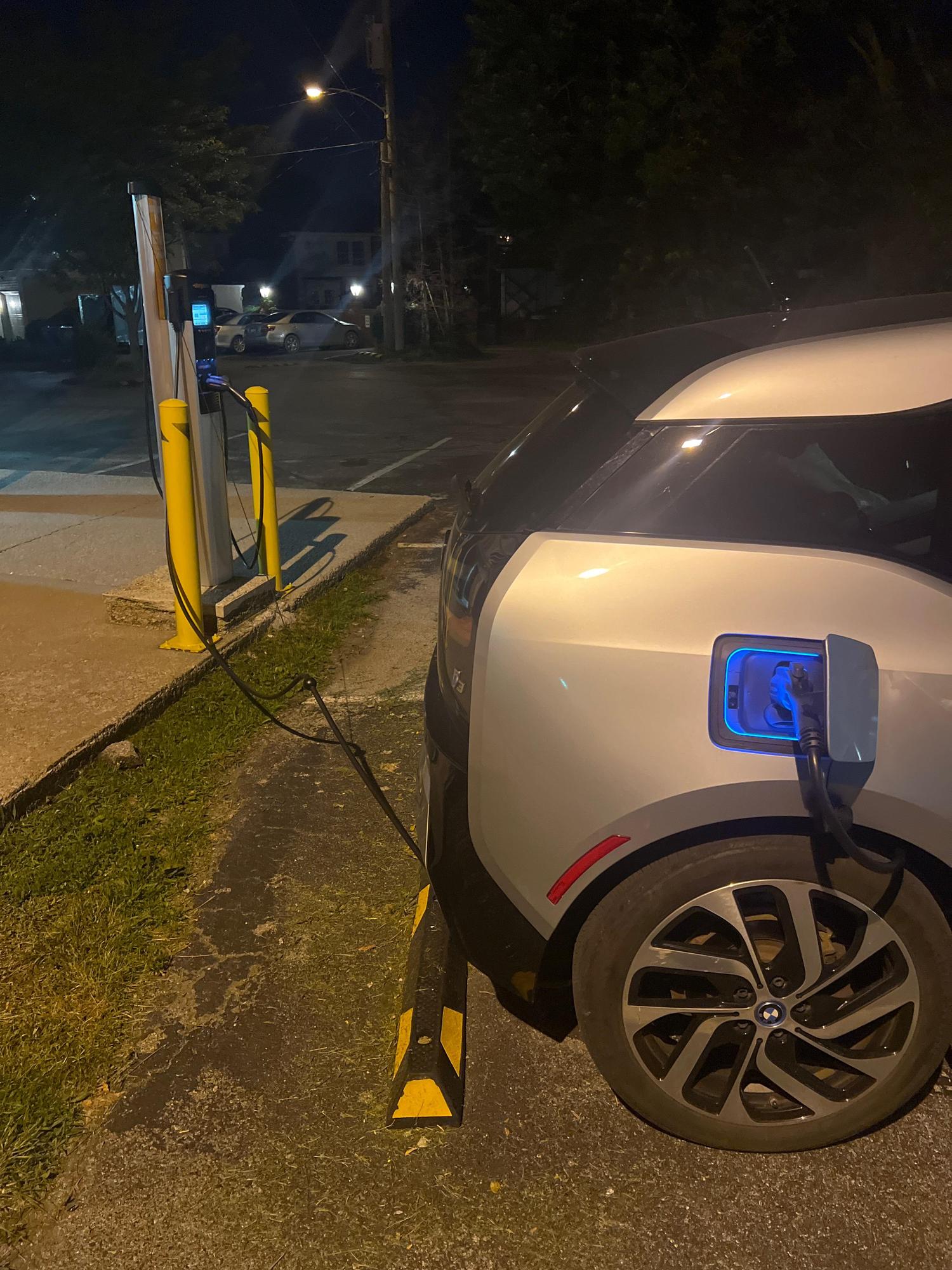 Luxe Lounge Medspa | Lexington, KY | EV Station