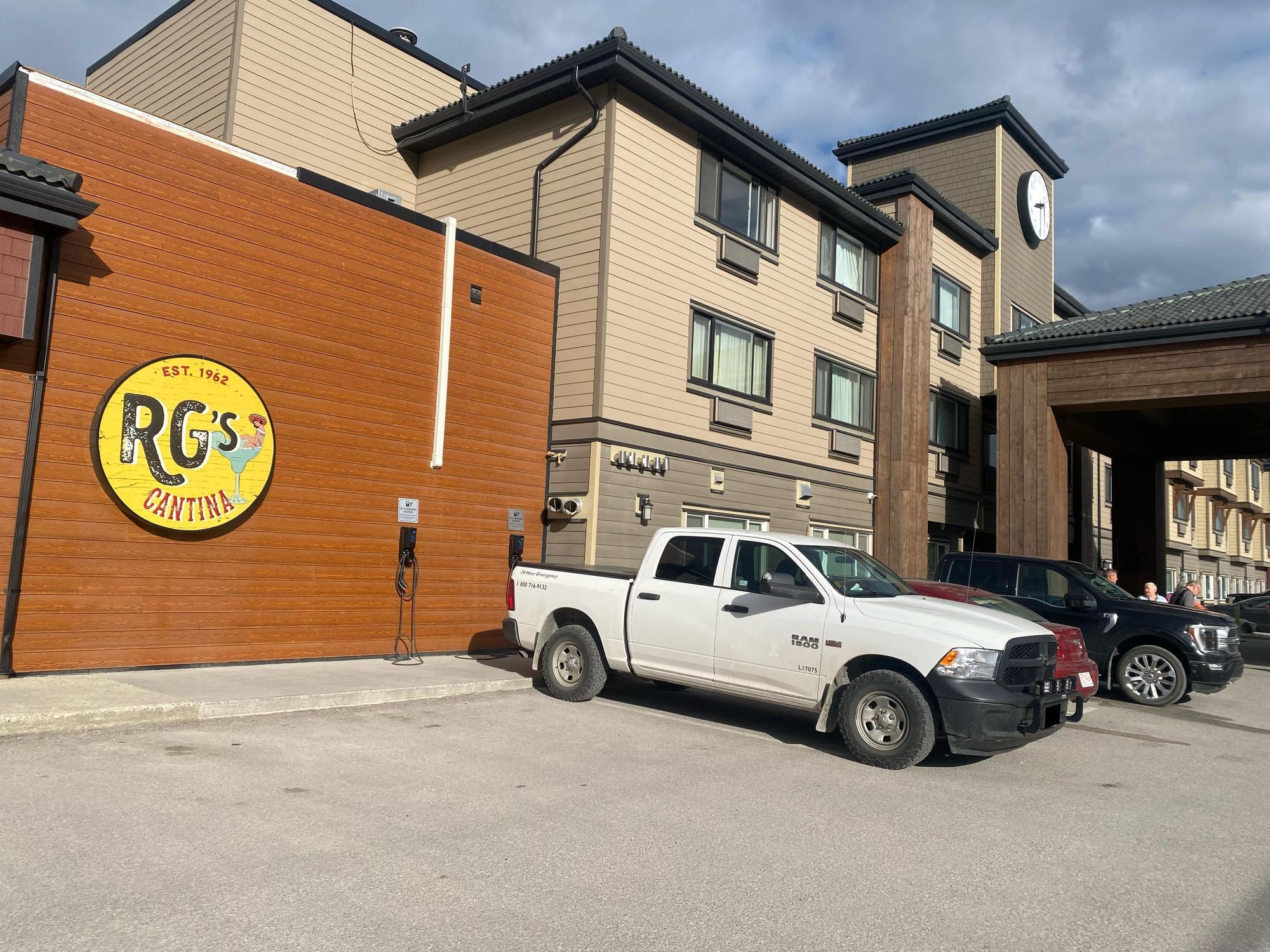 Prestige Inn Golden | Golden, BC | EV Station