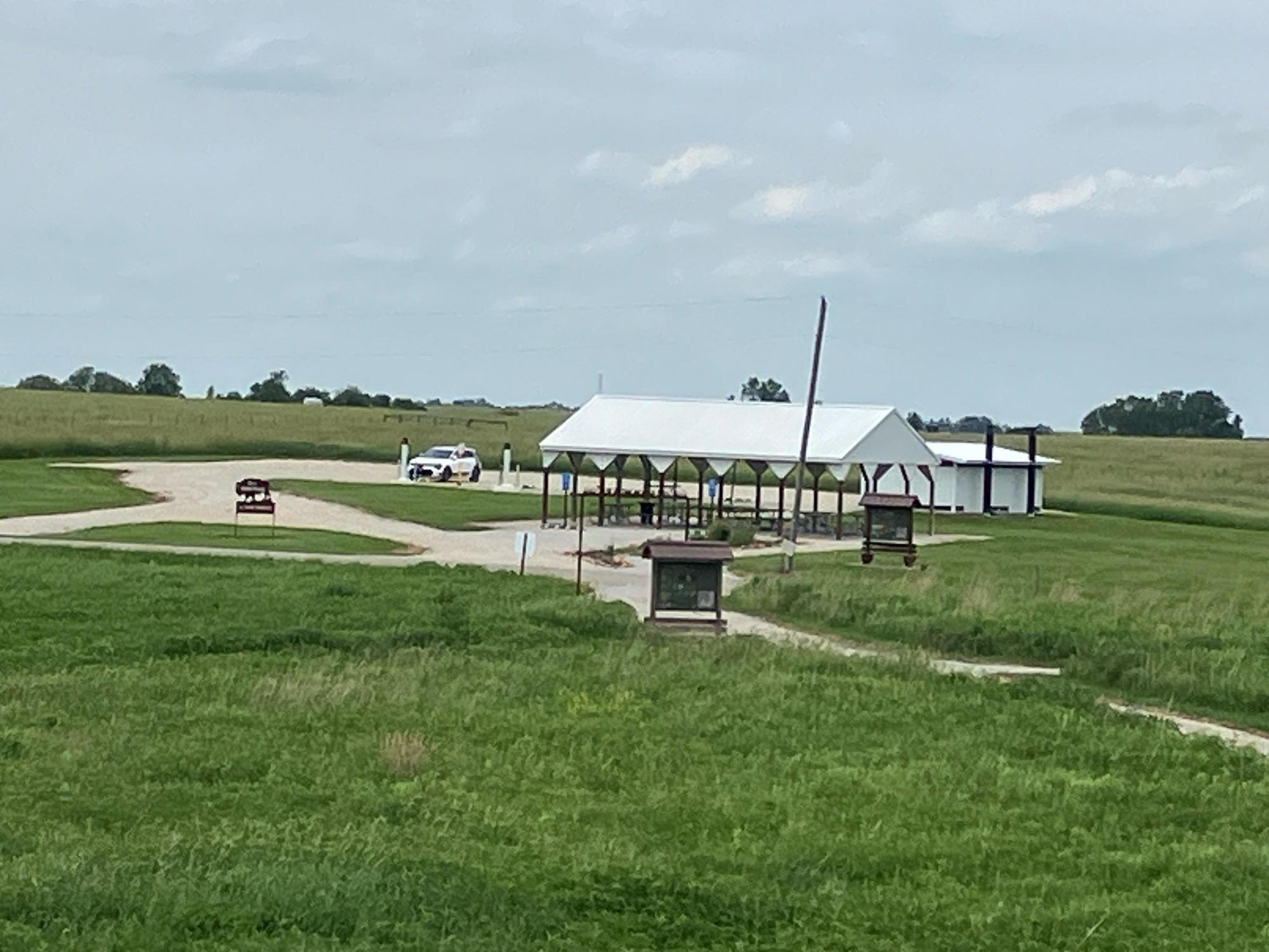 Dunn Ranch Prairie | Hatfield, MO | EV Station