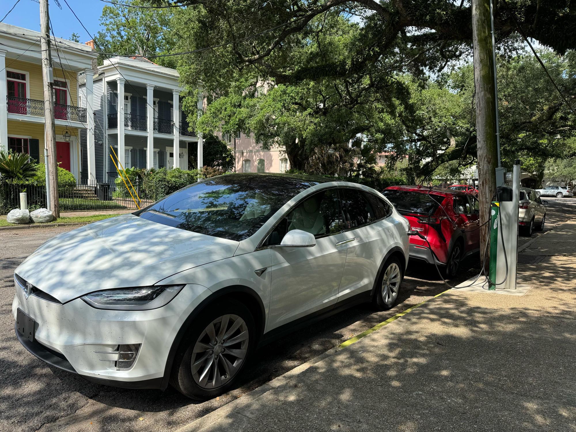 Coliseum Square Park | New Orleans, LA | EV Station