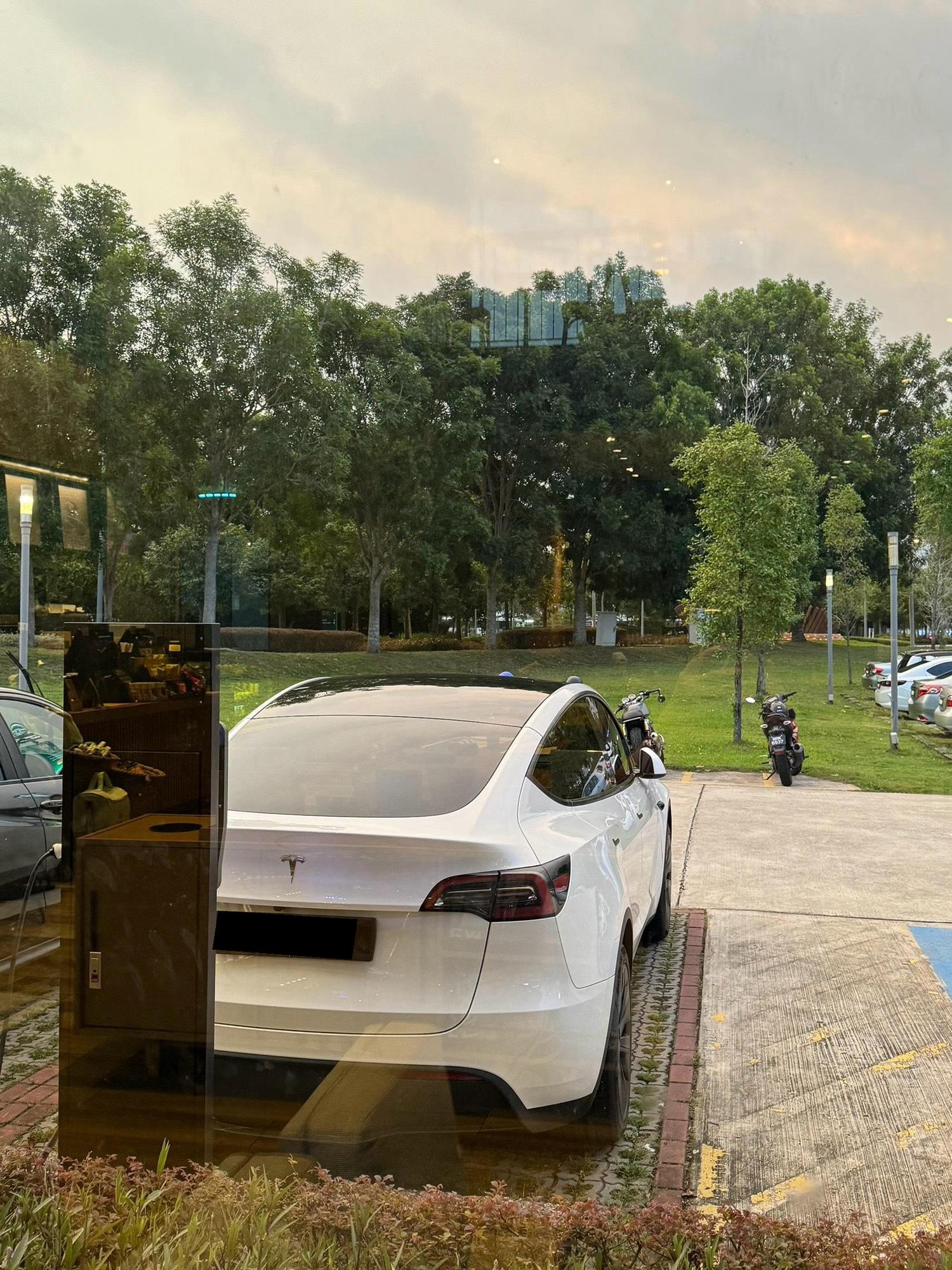 chargEV - Starbucks Rimbayu DT (22 kW AC) | WGRV+3R Bandar Rimbayu ...