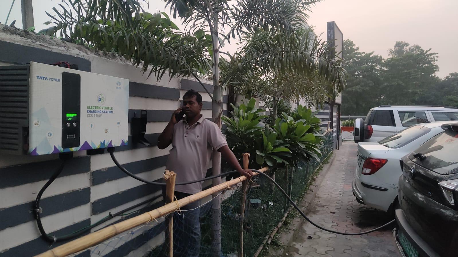 raj-darbar-restaurant-bar-daulatpur-wb-ev-station