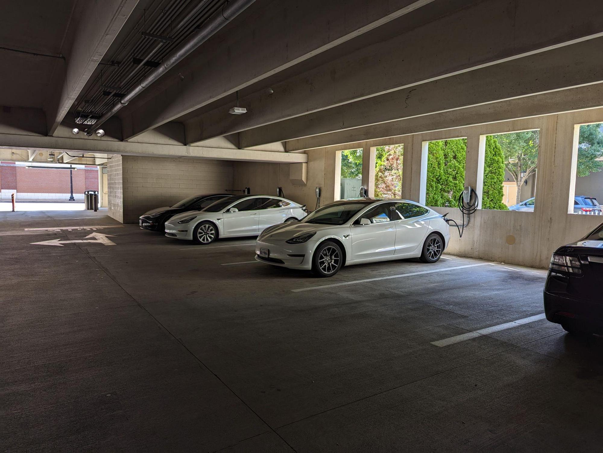 Peninsula Town Center Parking Garage | Hampton, VA | EV Station