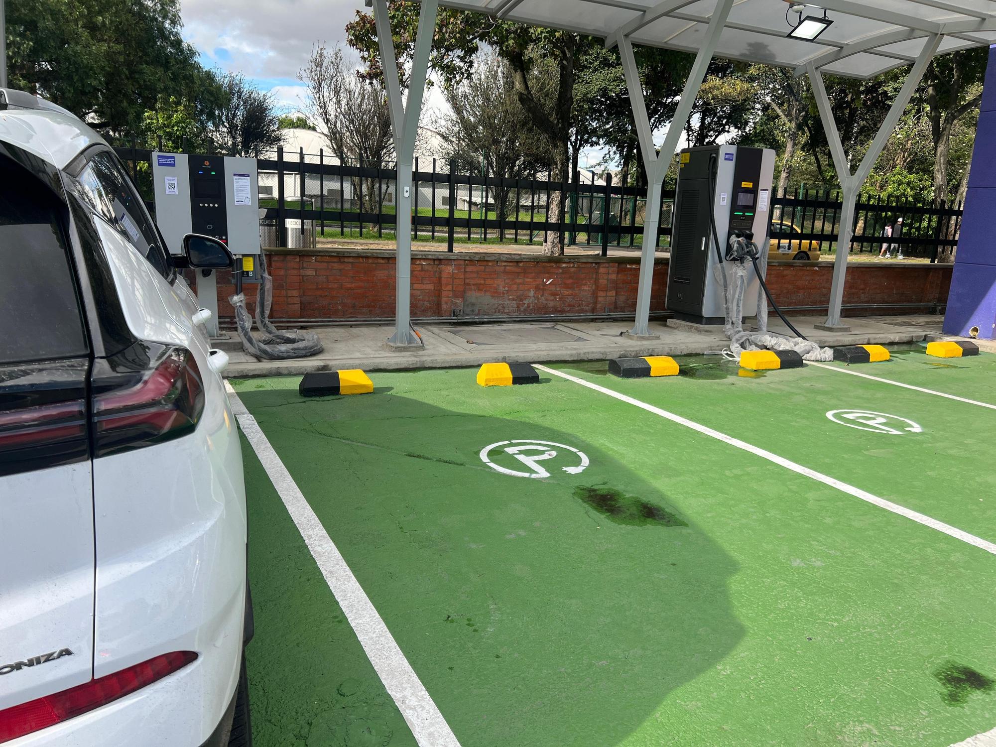 Terminal El Salitre | Bogotá, Bogotá | EV Station