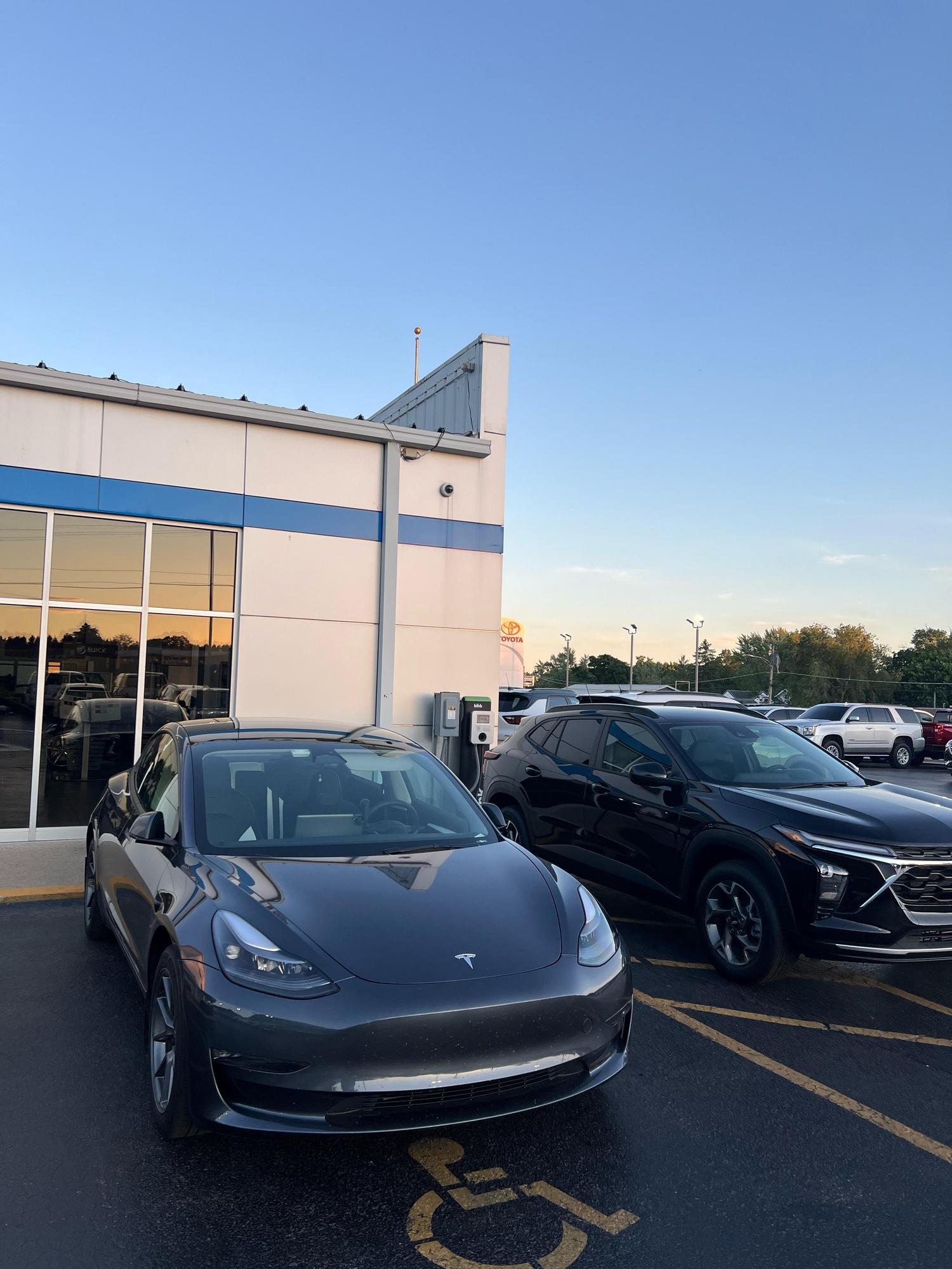 Ken Nelson Auto Group | Dixon, IL | EV Station
