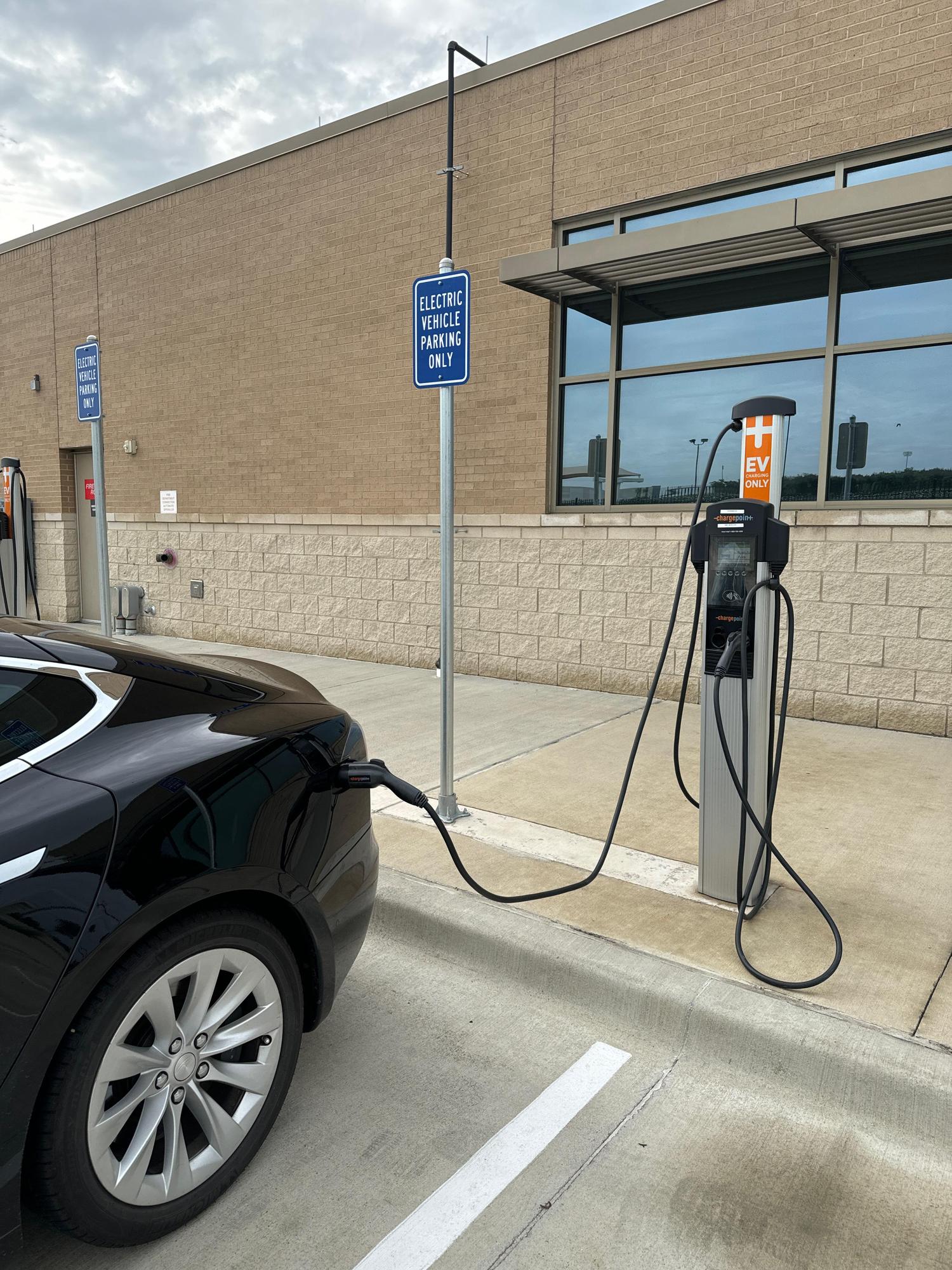 Dallas county sheriff's academy | Dallas, TX | EV Station