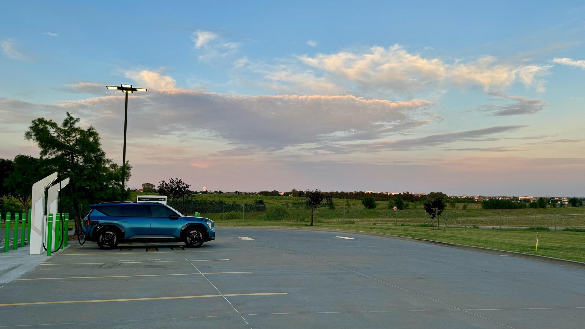 OnCue 122 Czech Hall Rd & I-40 | Yukon, OK | EV Station