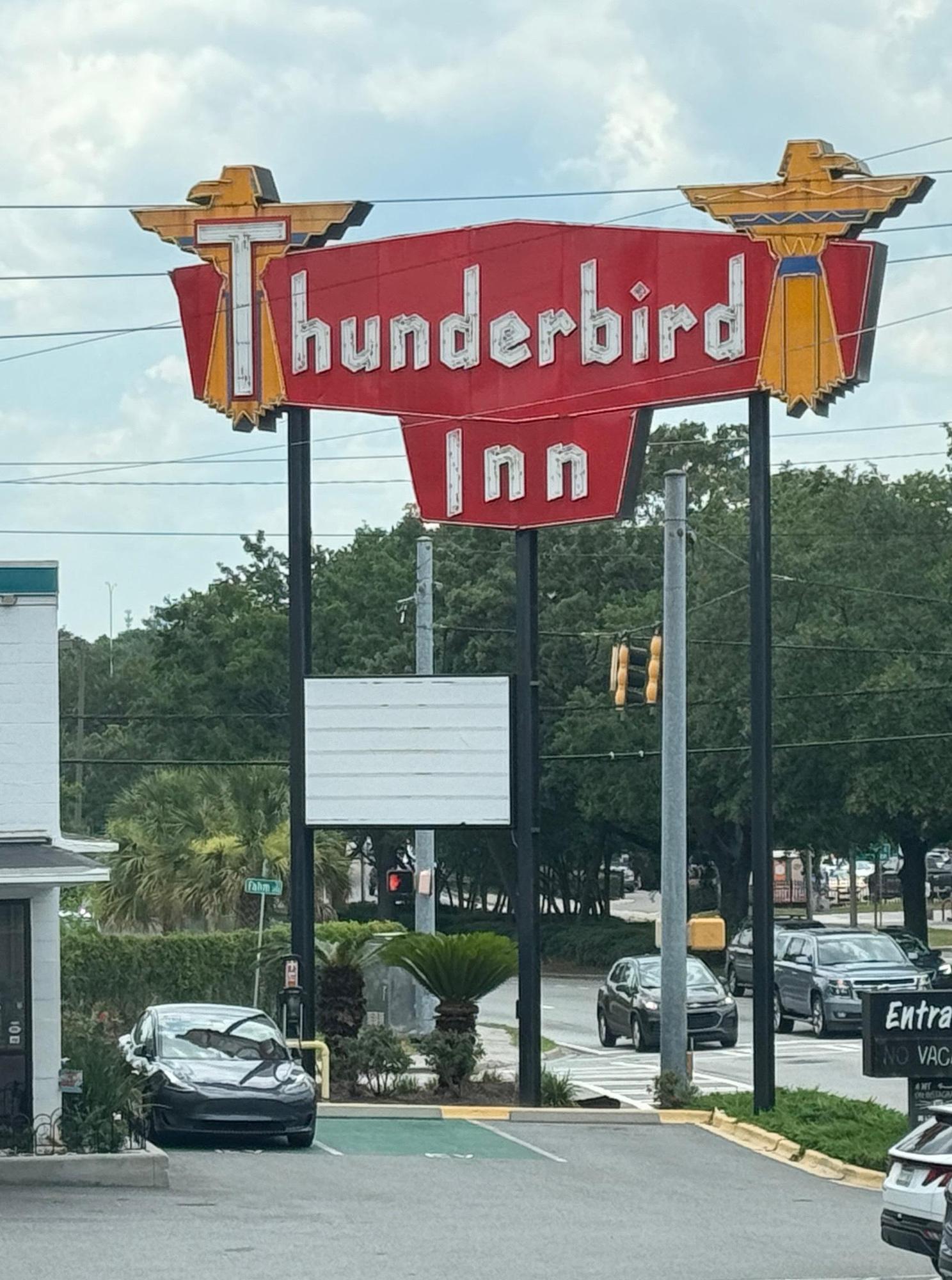Thunderbird Inn | Savannah, GA | EV Station