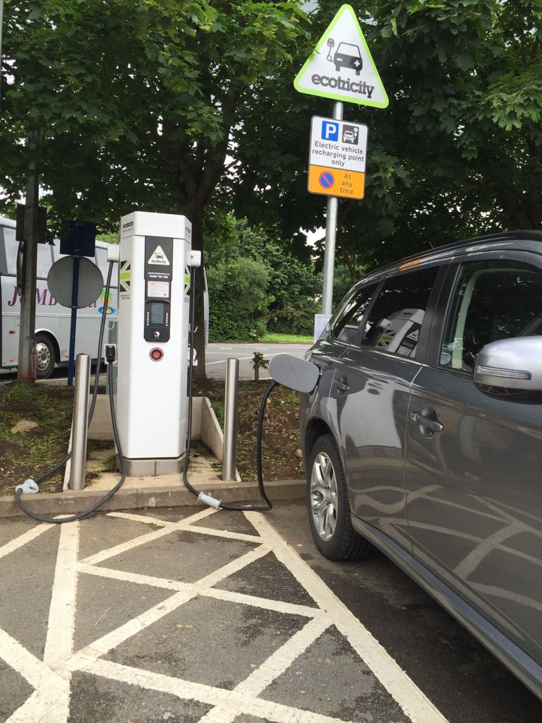 Cherwell Valley Services M40 | Moto Services, M40 Motorway Jct 10 ...