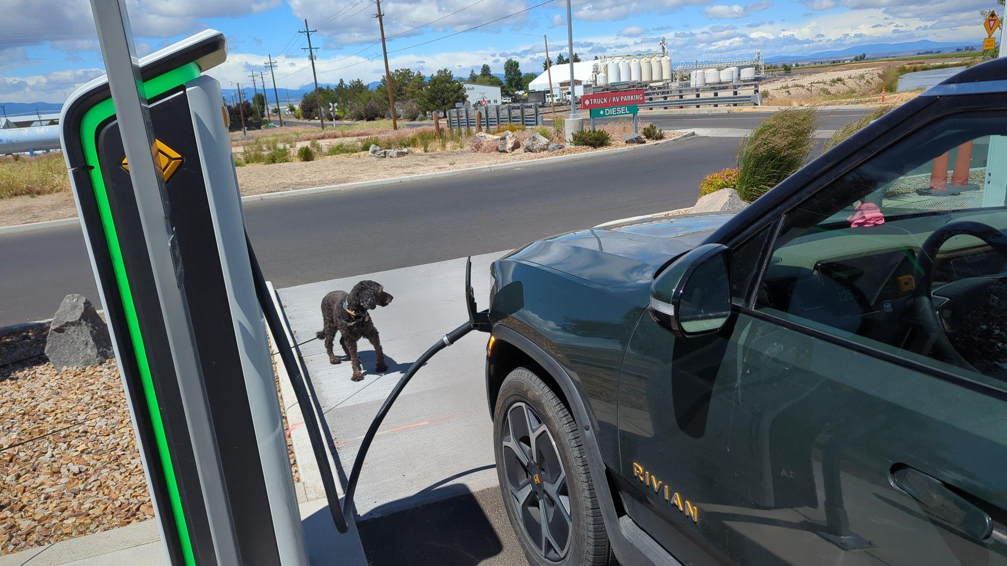 Plateau Travel Plaza (2) | Madras, OR | EV Station