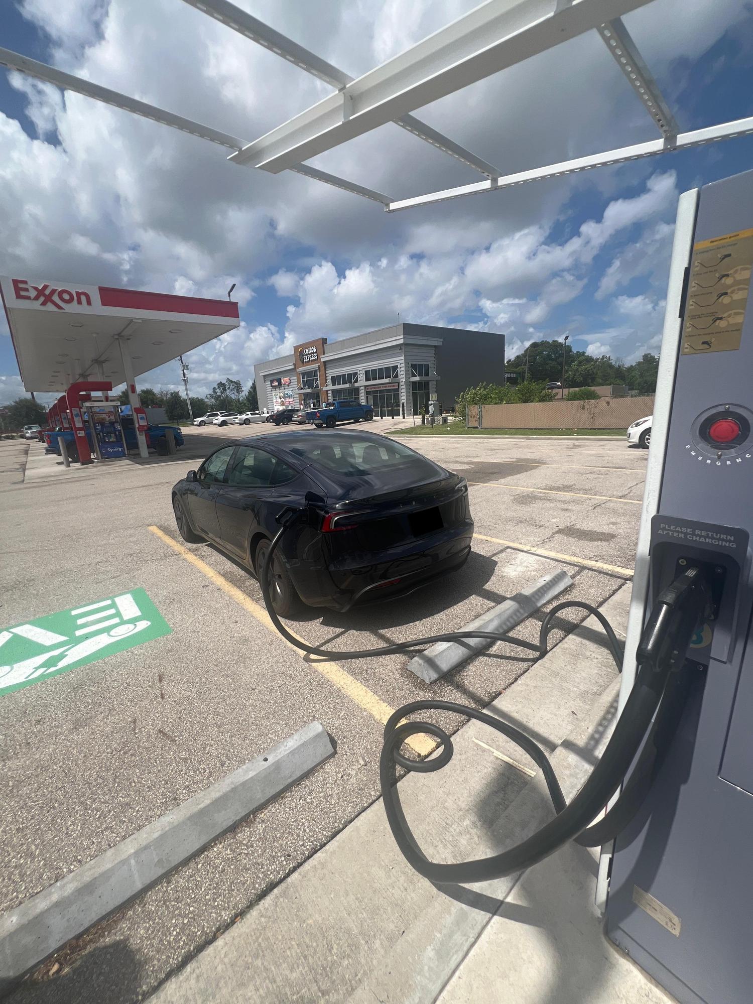 Hobby Express Exxon | Houston, TX | EV Station