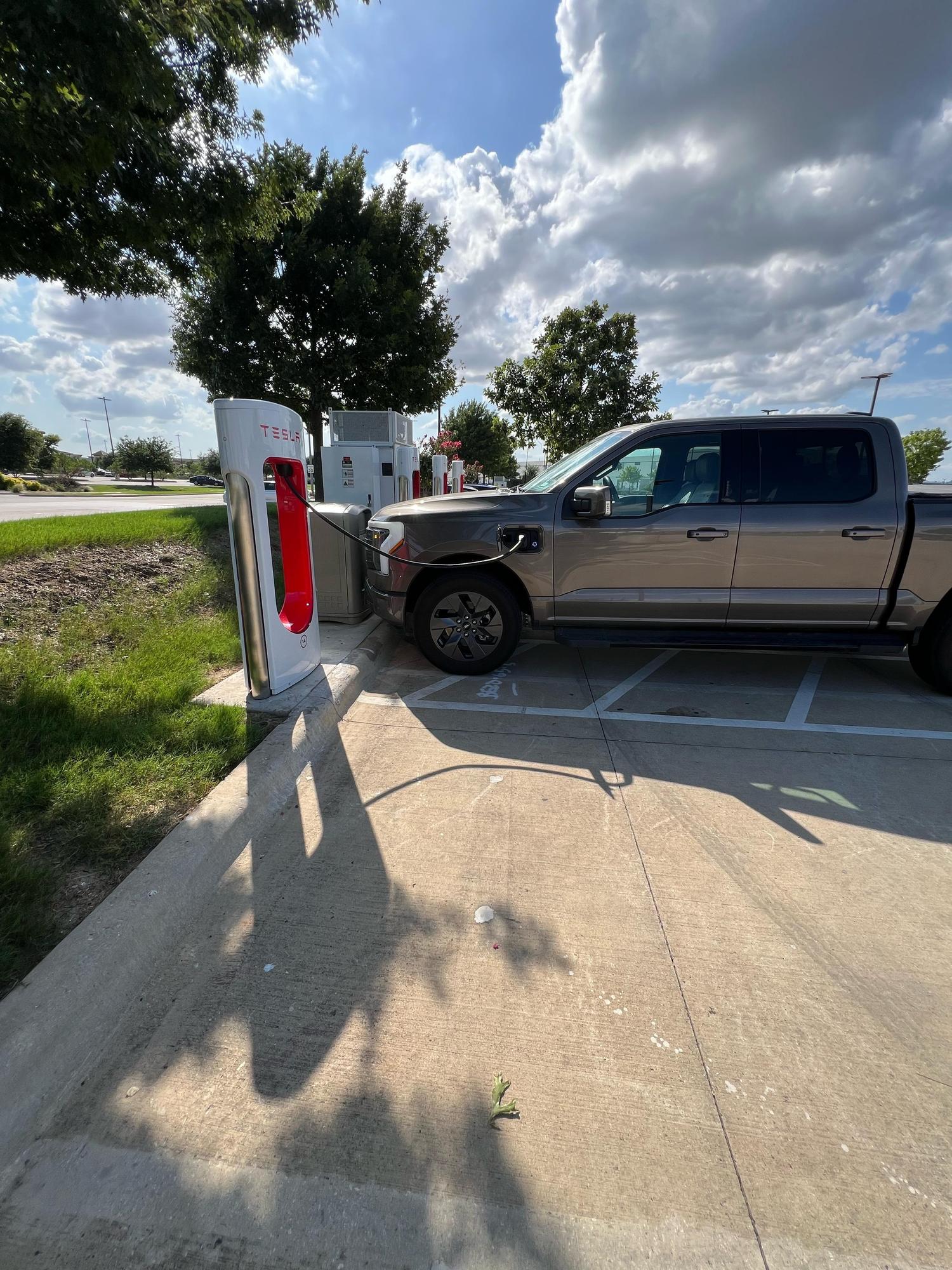 15901 N Fwy Travel Center - Southwest | Fort Worth, TX | EV Station
