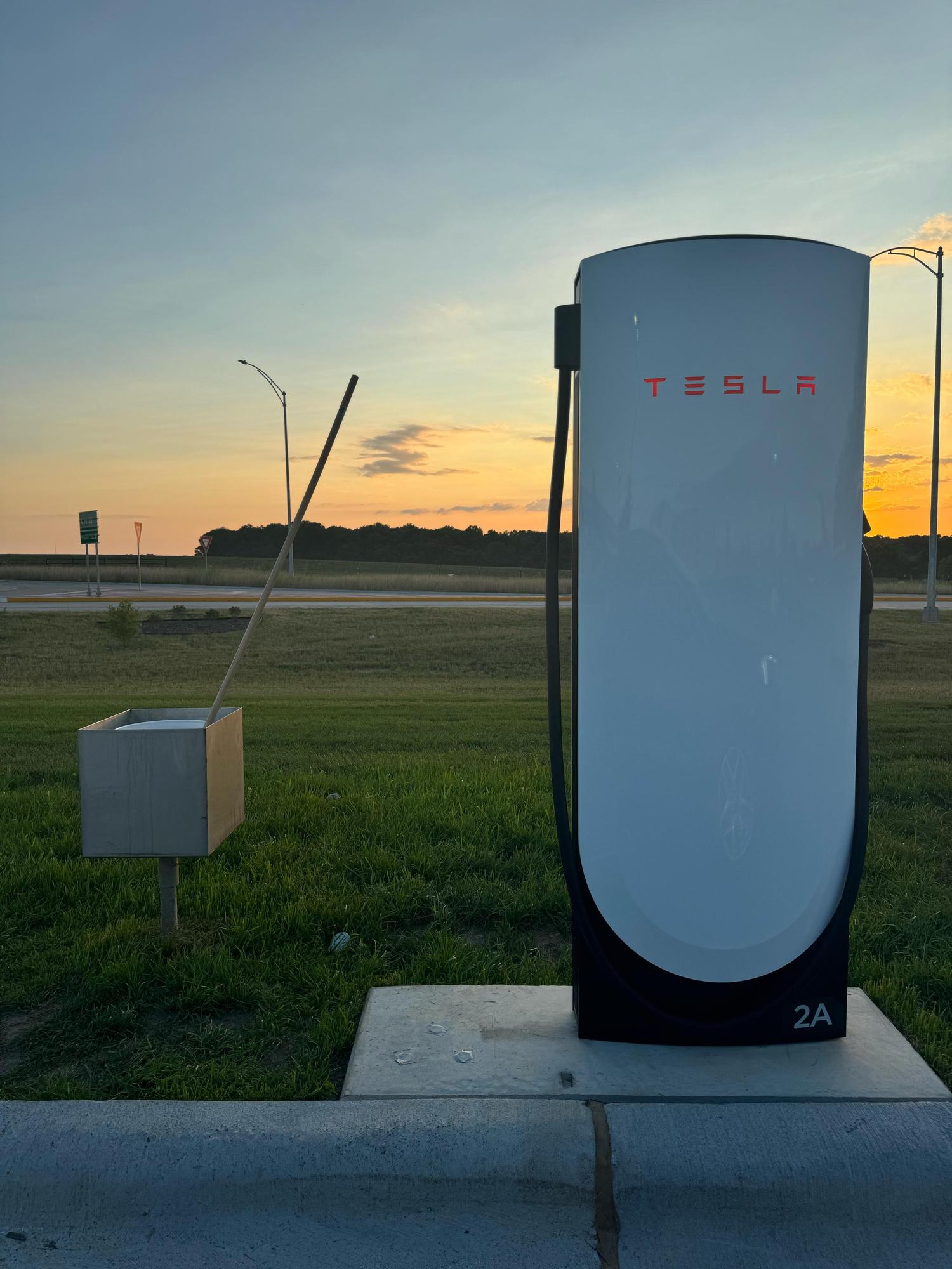 3284 N Mulroy Rd Parking Lot (1) | Strafford, MO | EV Station