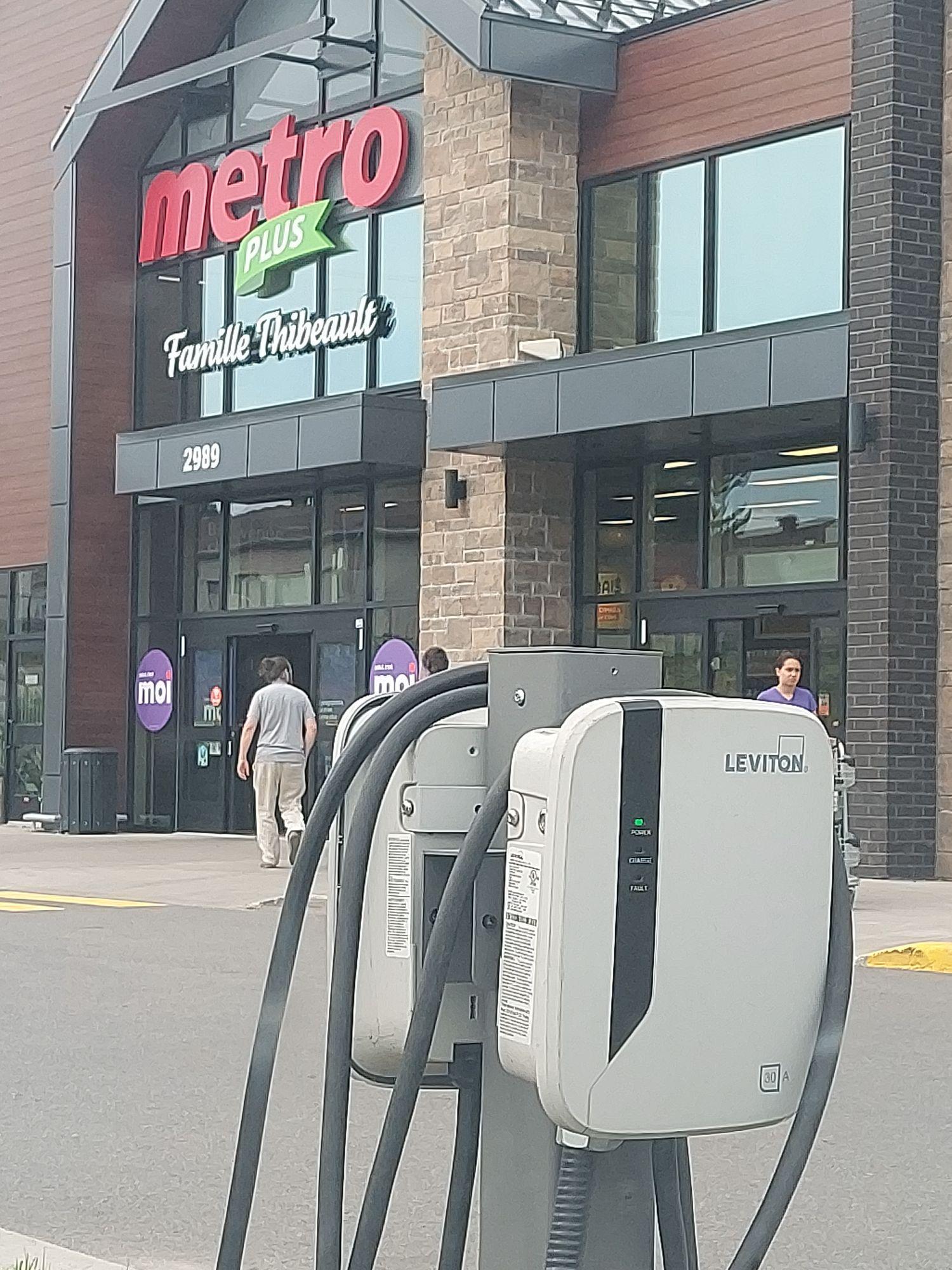 Metro Plus | Prévost, QC | EV Station