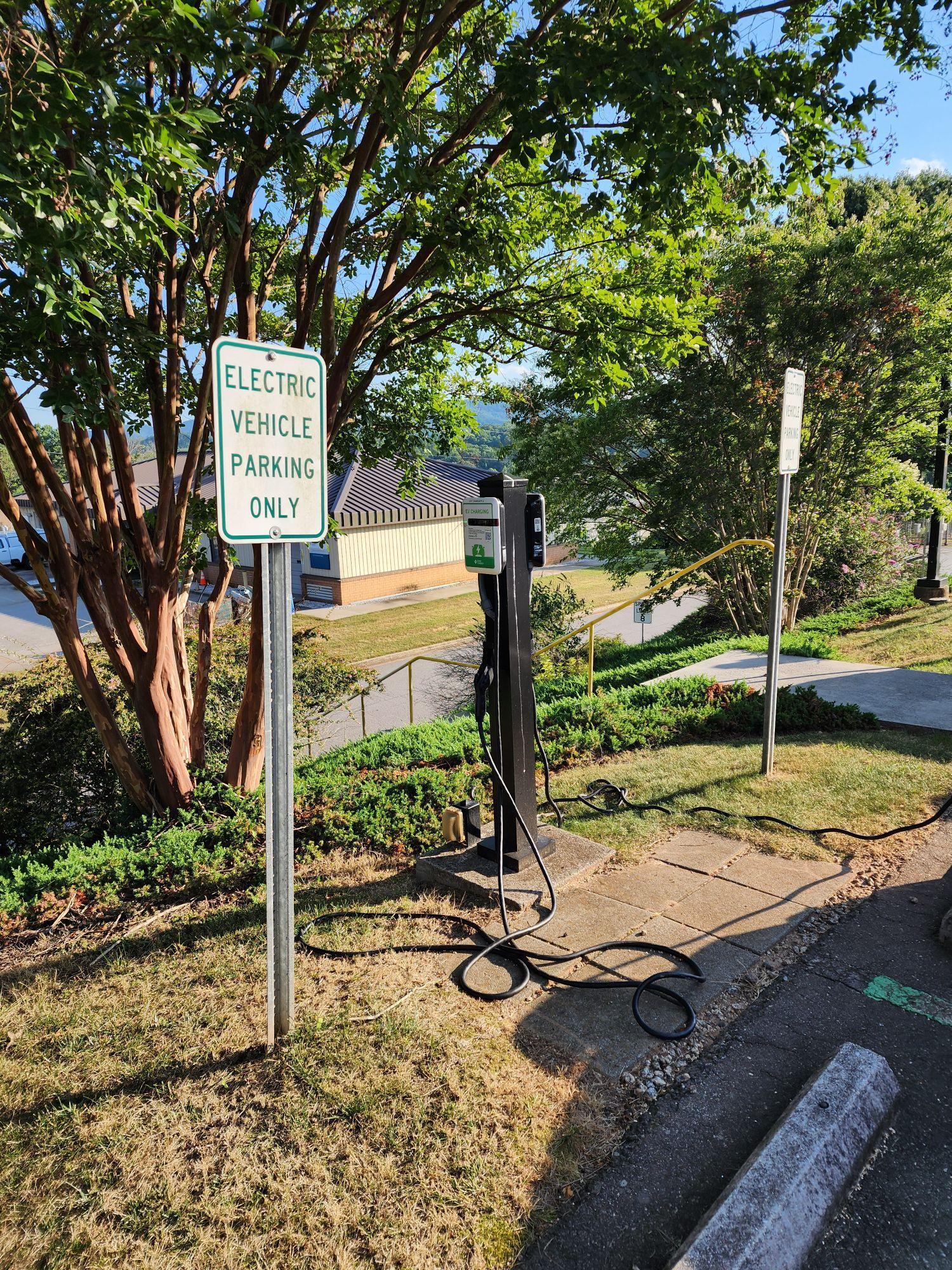 Duke Power Office Building | Asheville, NC | EV Station