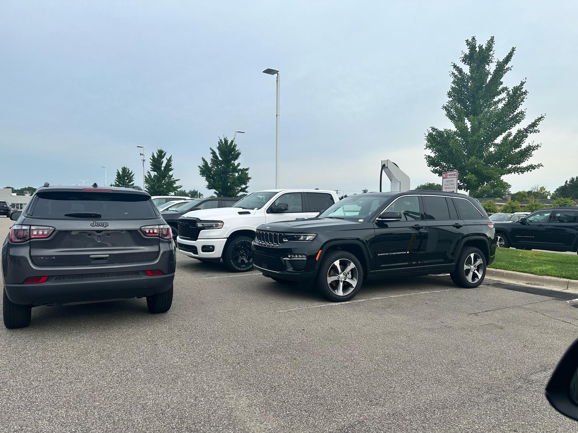 Suburban Chrysler Dodge Jeep Ram of Troy | Troy, MI | EV Station