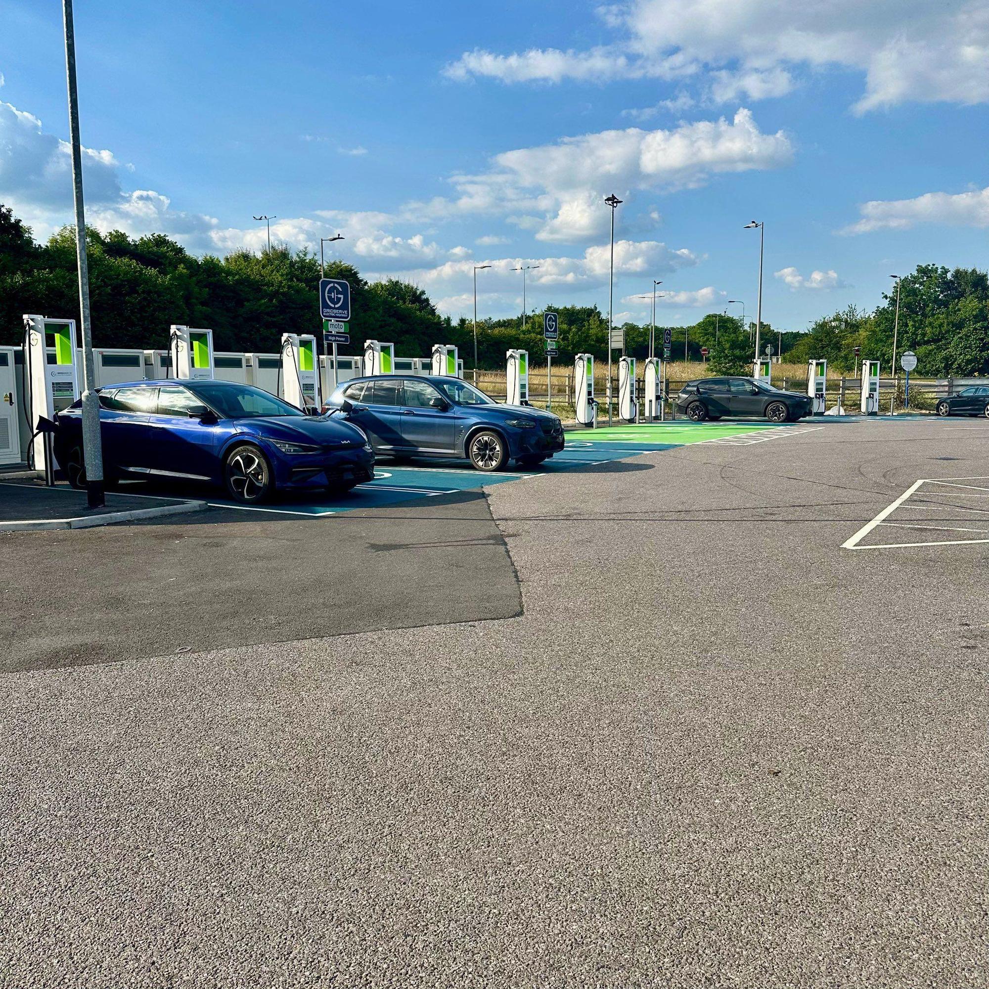 Chieveley Services M4/A34 | Moto Services, M4/A34 Motorway Jct 13 ...