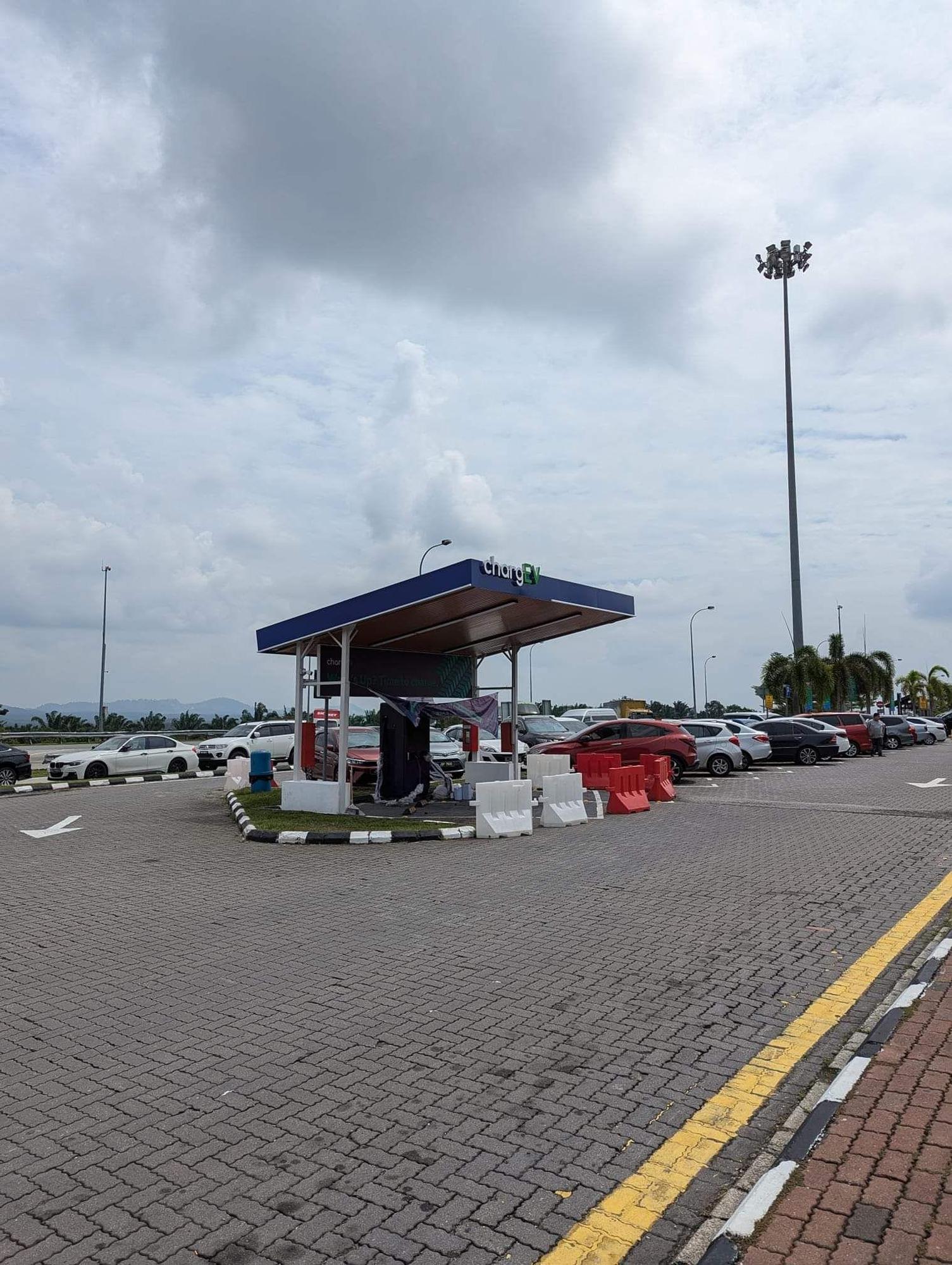 Pagoh R&R Southbound | Pagoh, Johor Darul Ta'zim | EV Station