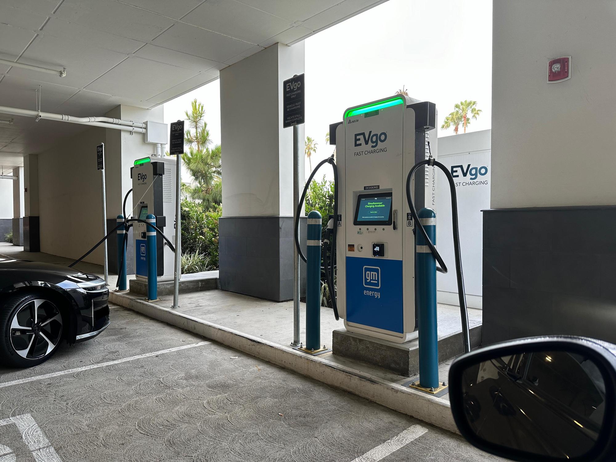 Manhattan Village - North Village Garage | Manhattan Beach, CA | EV Station