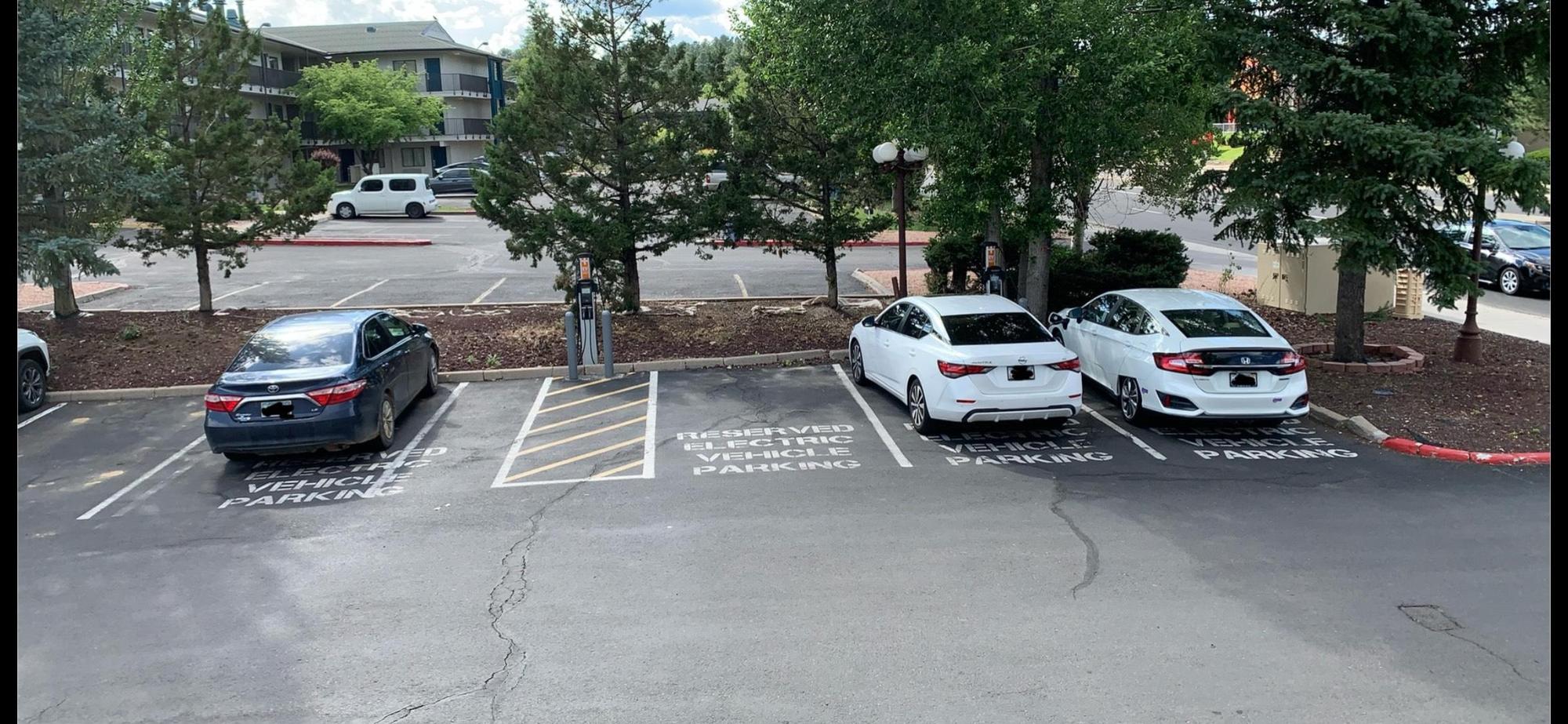 GreenTree Inn Flagstaff | Flagstaff, AZ | EV Station