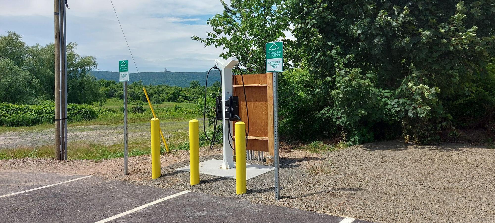 Old Town Hall Parking Lot | Bridgetown, NS | EV Station