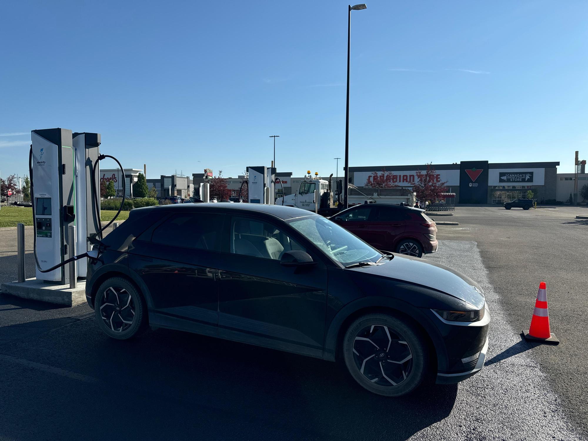 Canadian Tire | Edmonton, AB | EV Station