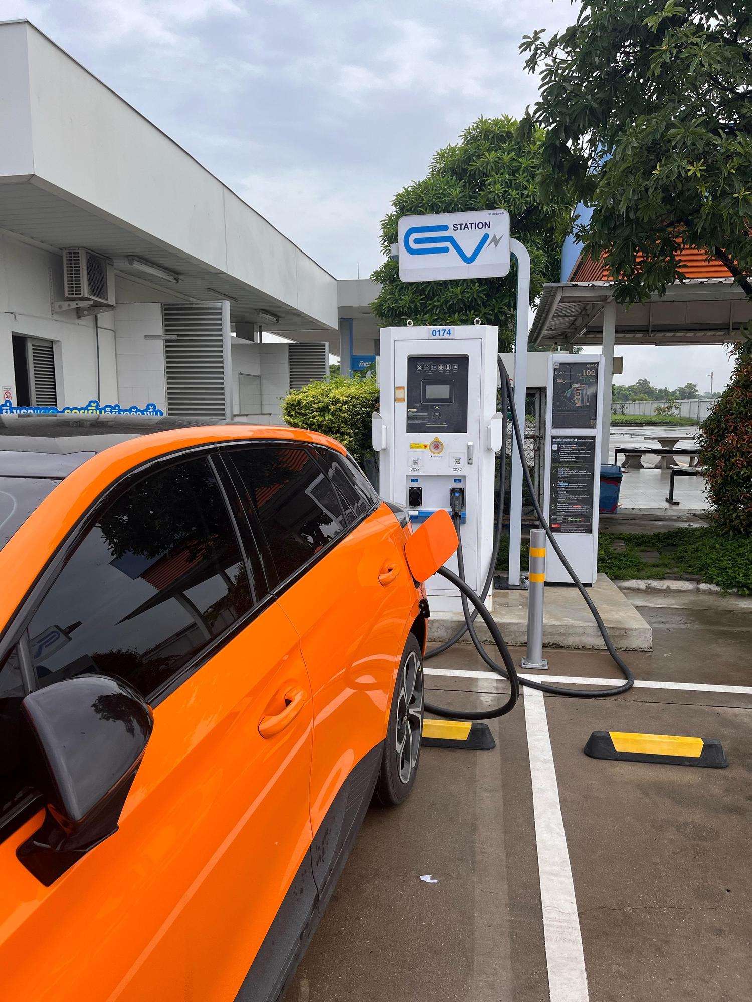 PTT NGV Station KM. 5 | 77/1 หมู่ 3 แขวงแสนแสบ เขตมีนบุรี กรุงเทพมหานคร 10510 | EV Station