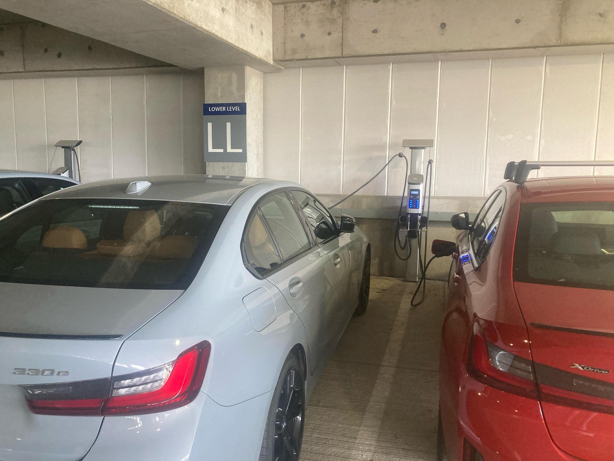 Grandview Crossing | Columbus, OH | EV Station