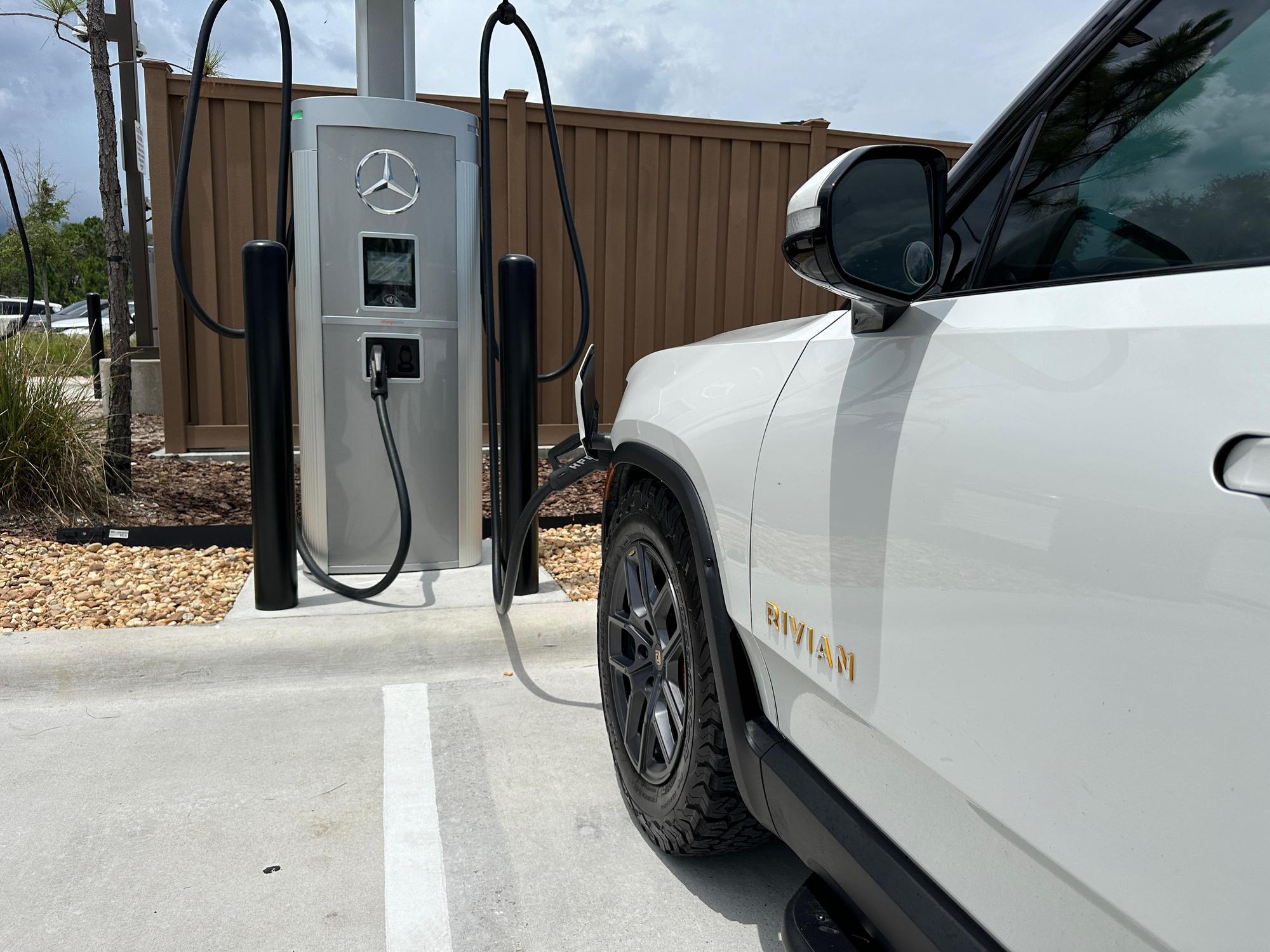 Buc-ee's St. Augustine, FL | MB High-Power Charging | St. Augustine, FL ...