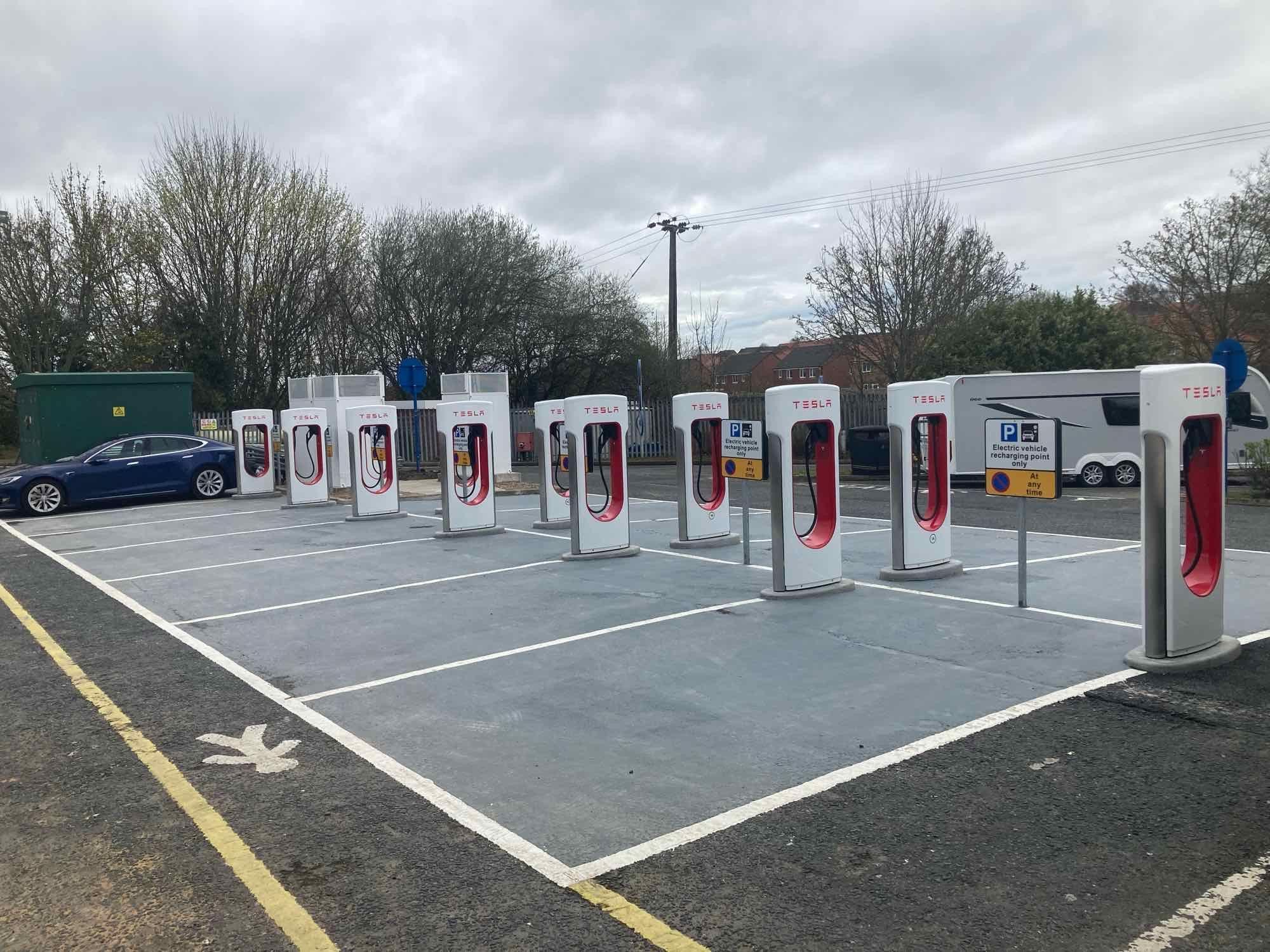 Moto Ferrybridge (2) | Ferrybridge Services/Cattlelaith Lane ...