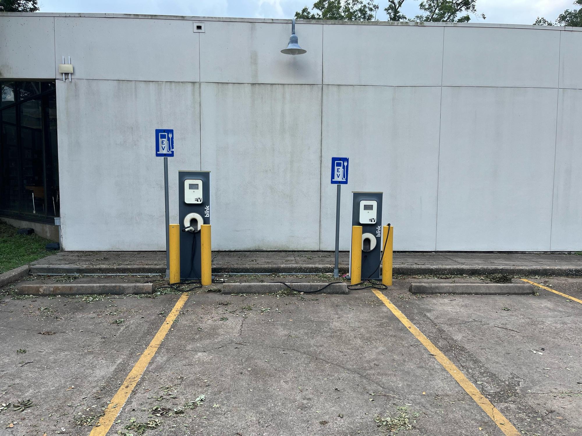 Houston Heights Library | Houston, TX | EV Station