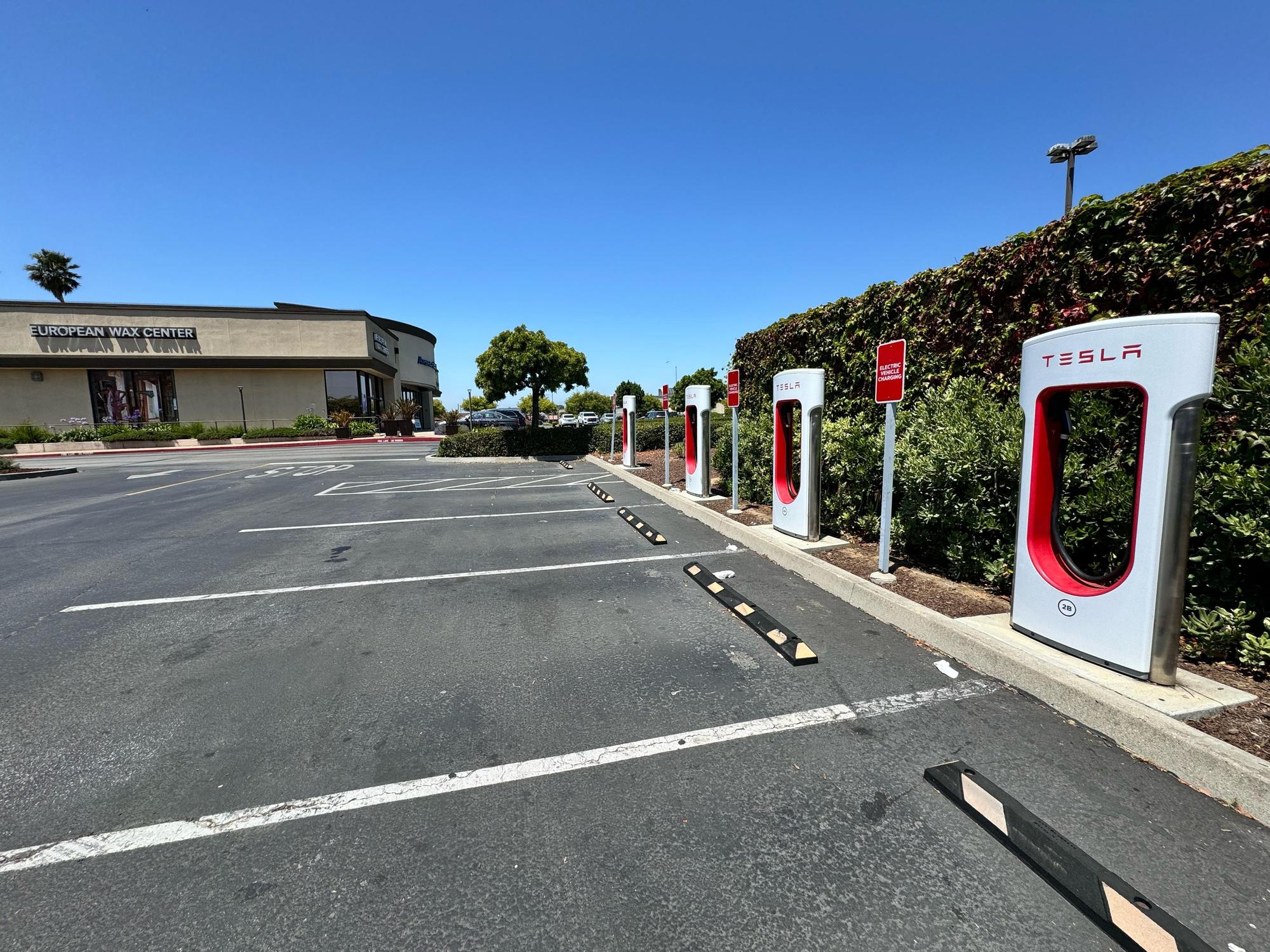 Harden Ranch Plaza | Salinas, CA | EV Station