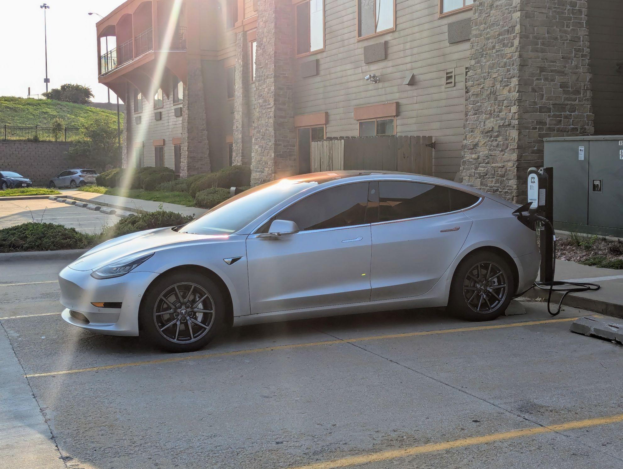 Best Western Premiere Kansas Speedway | Kansas City, KS | EV Station