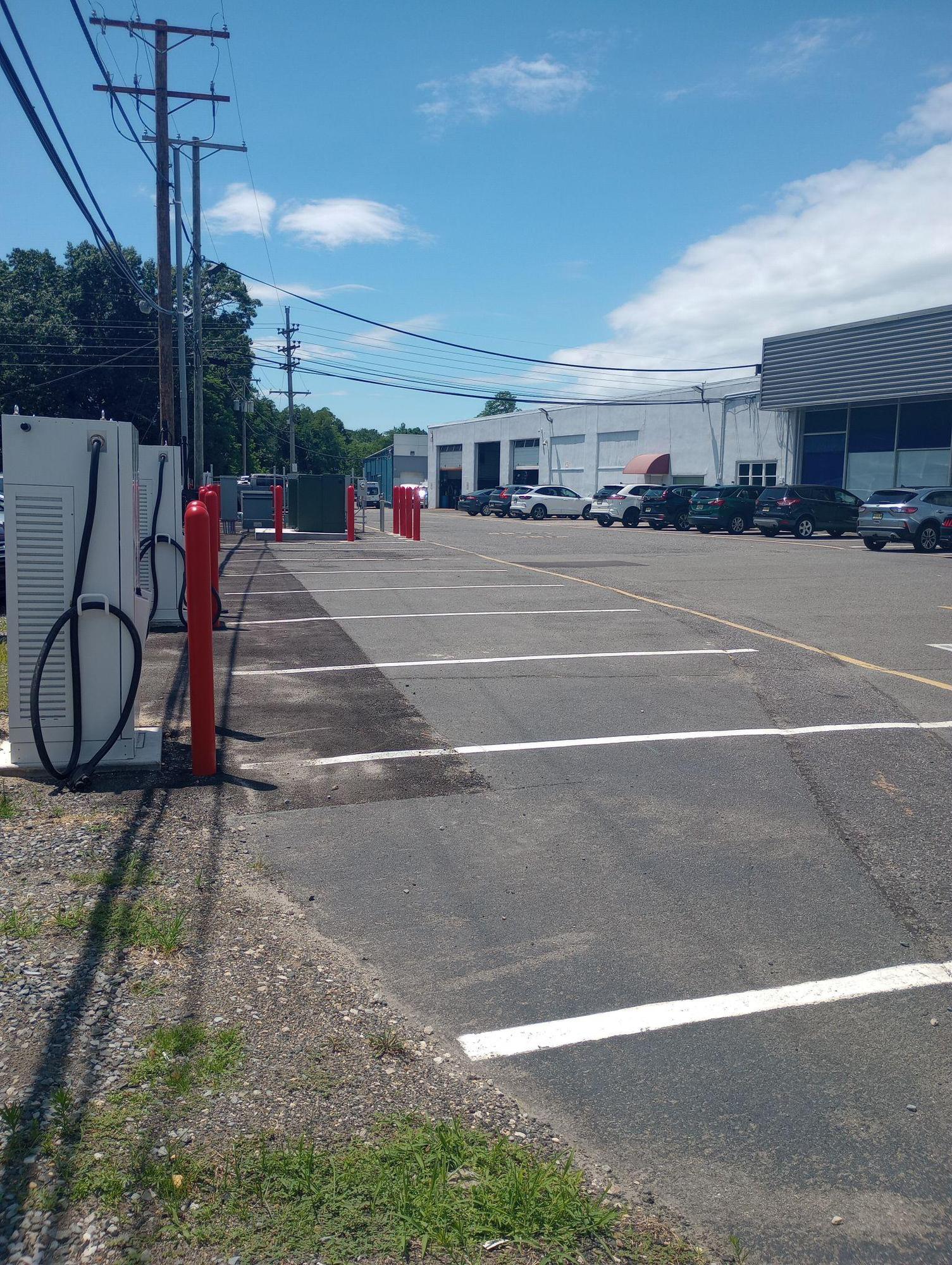 Larson Ford | Lakewood, NJ | EV Station