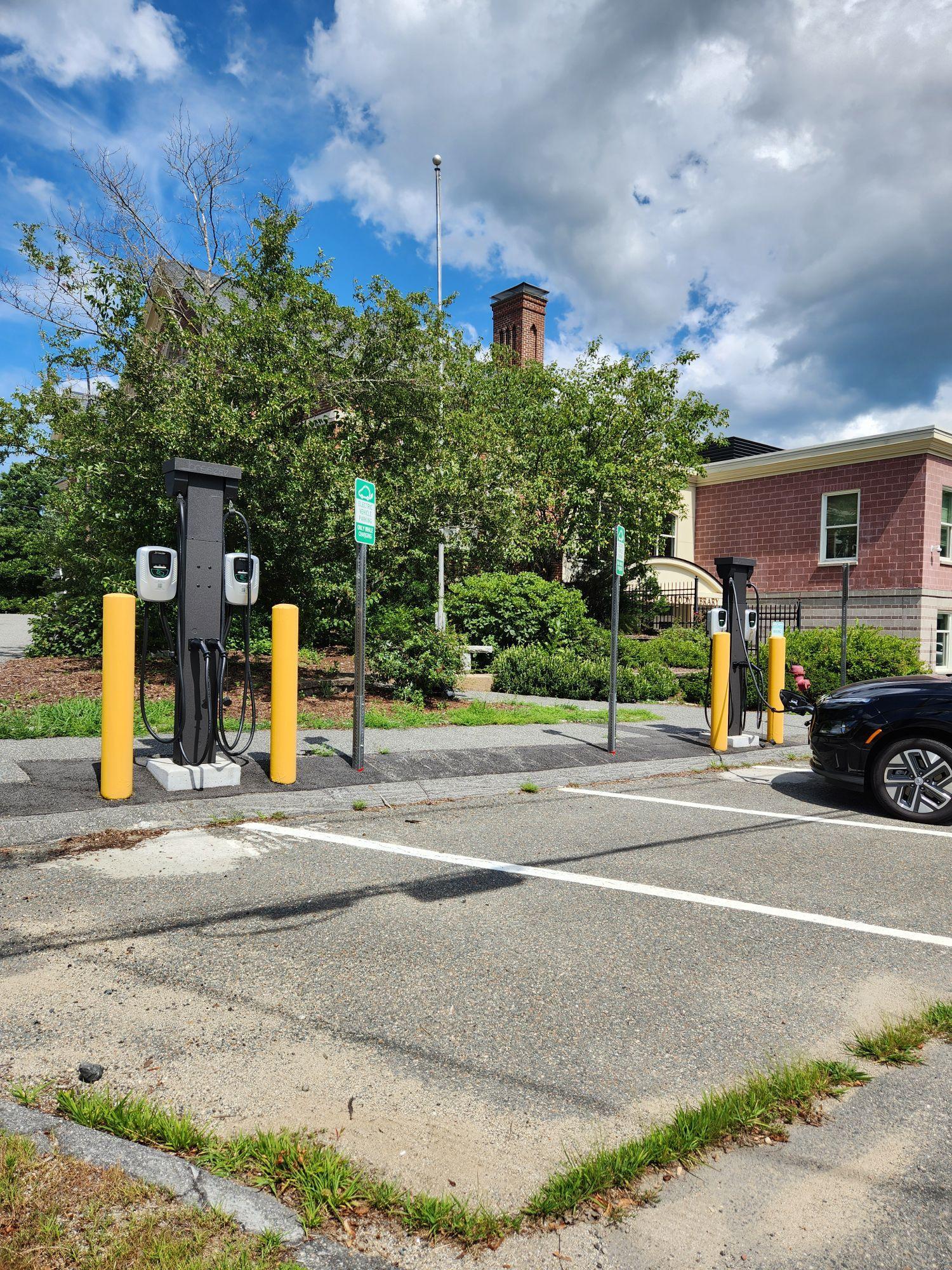 Georgetown Public Library | Georgetown, MA | EV Station