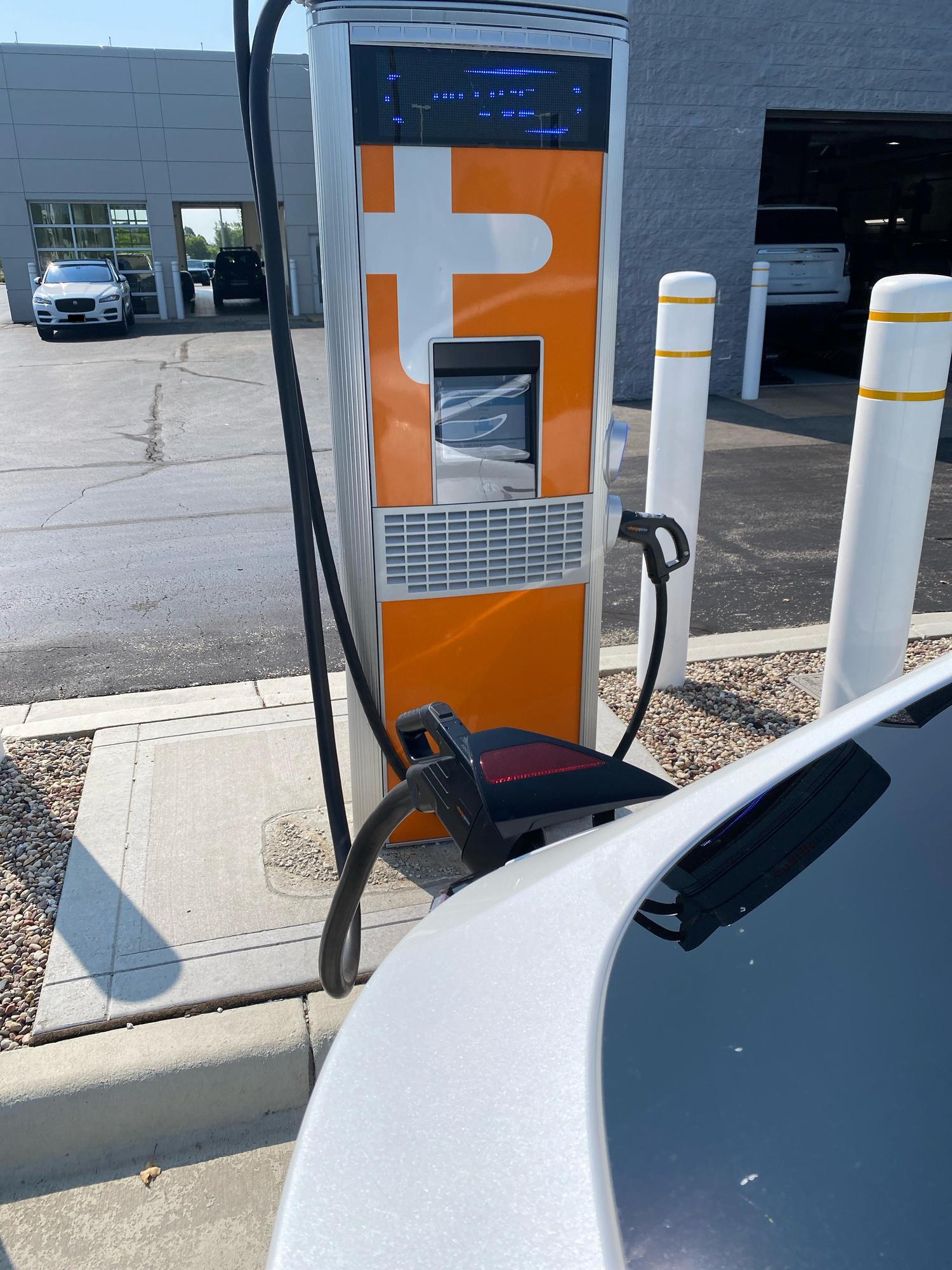 Bergstrom Premier Motorcars (1) | Appleton, WI | EV Station