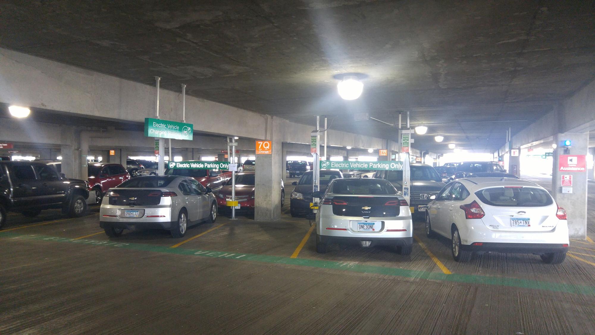 MSP Airport - Terminal 2 Orange Ramp | St Paul, MN | EV Station