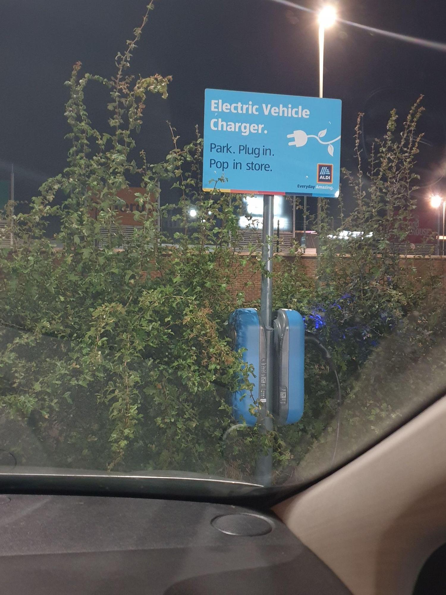 Aldi Luton Parkway | Gipsy Lane, Luton, LU1 3JH, UK | EV Station