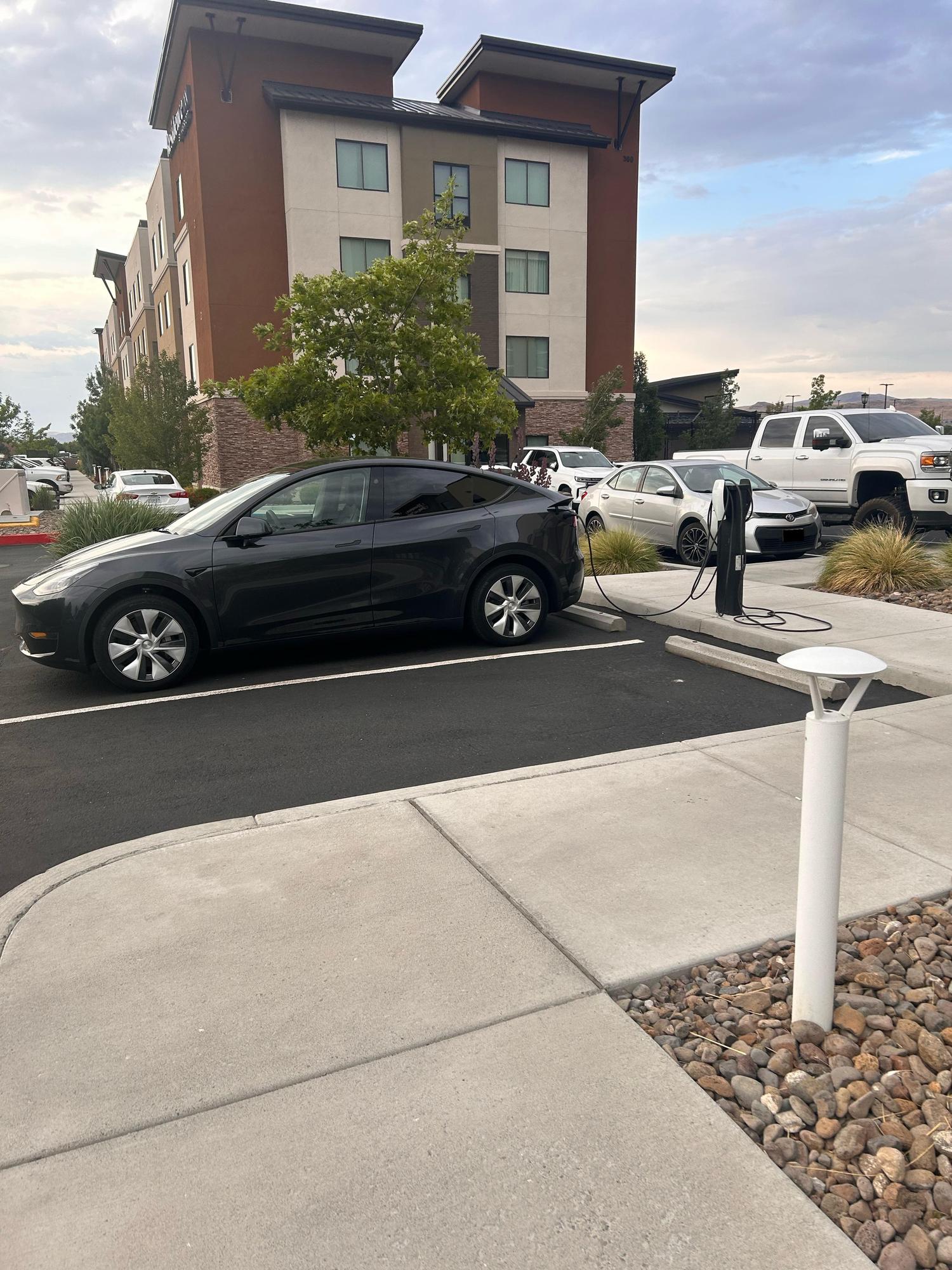 Hampton Inn & Suites Reno/Sparks | Sparks, NV | EV Station