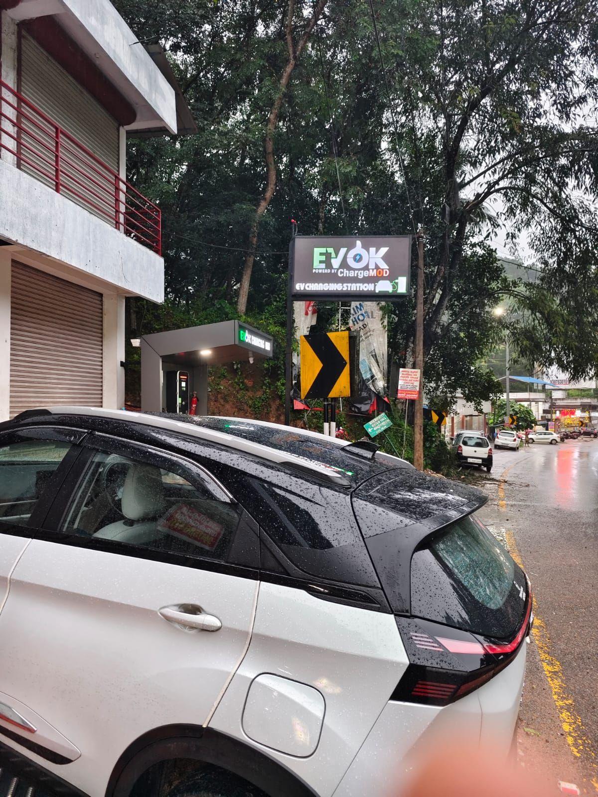 EVOK Charging Hub,Vazhiyorakada Restaurant MC Road | Kilimanoor, KL | EV Station