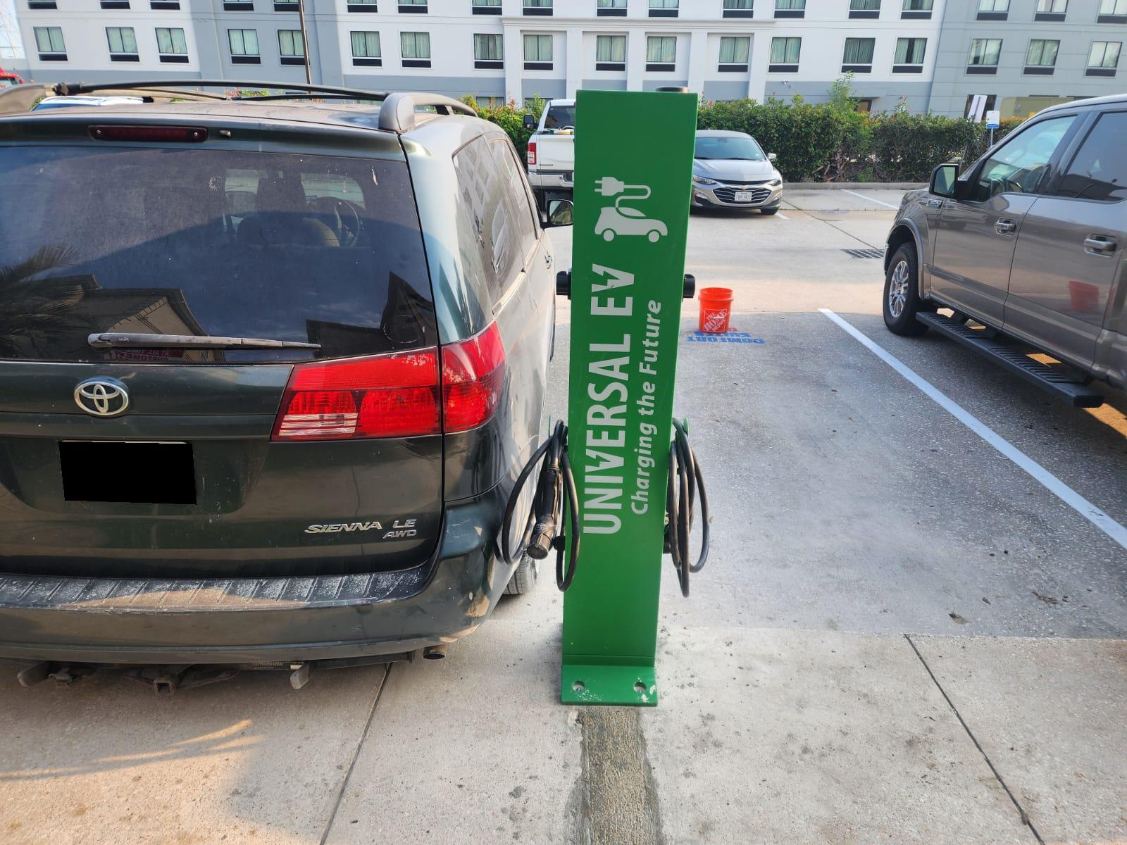 Comfort Suites Bush Intercontinental Airport | Houston, TX | EV Station