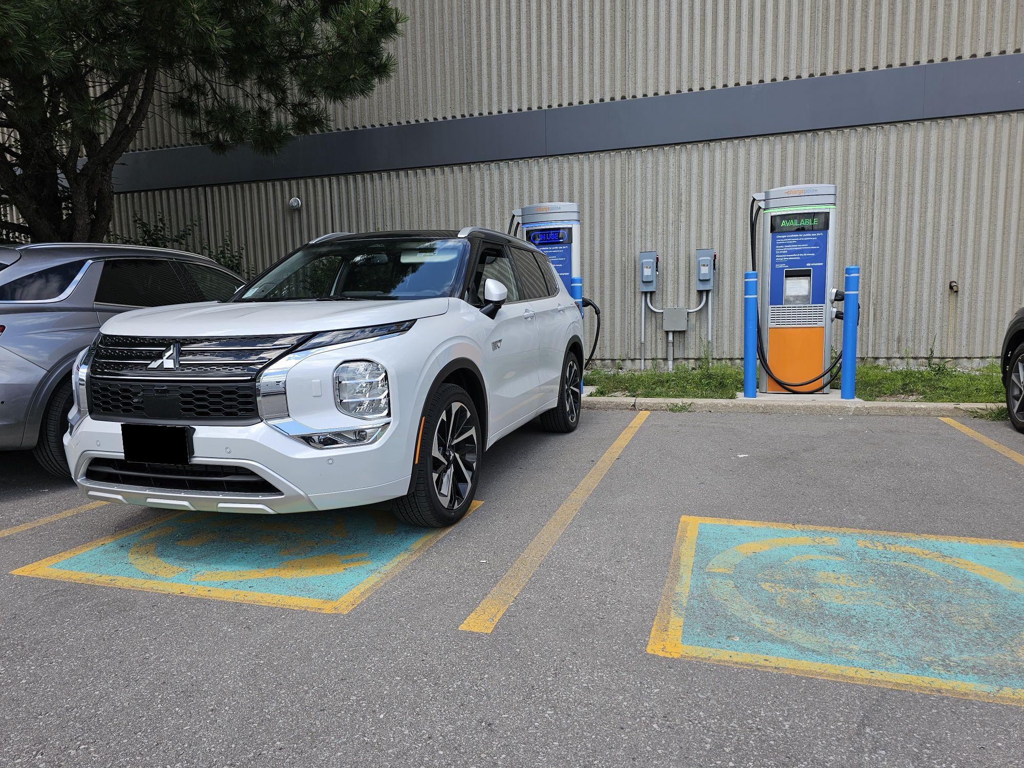 Hyundai Canada Head Office | Markham, ON | EV Station