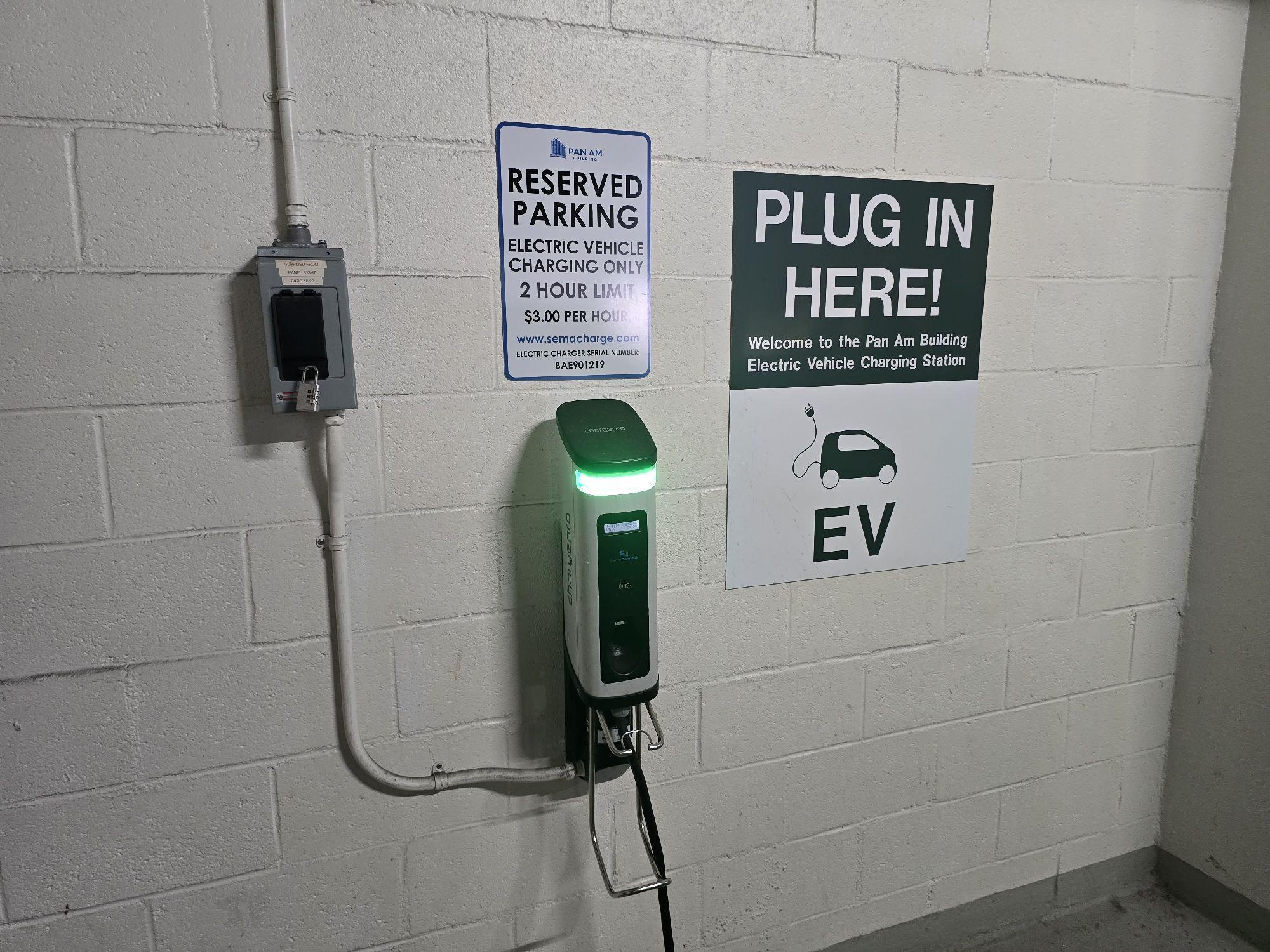 Pan Am Building | Honolulu, HI | EV Station