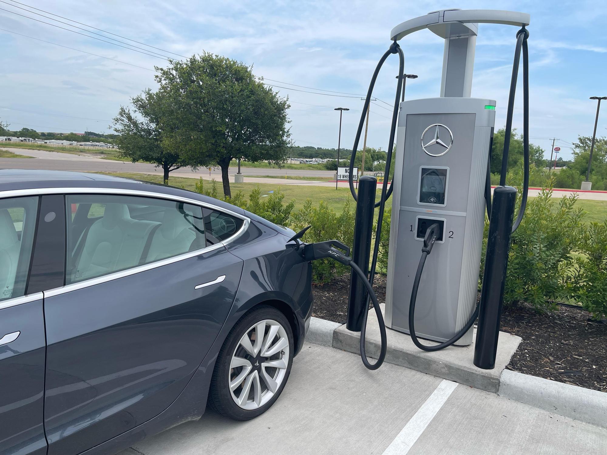Buc-ee's Temple, TX | Mercedes-Benz High-Power Charging | Temple, TX ...