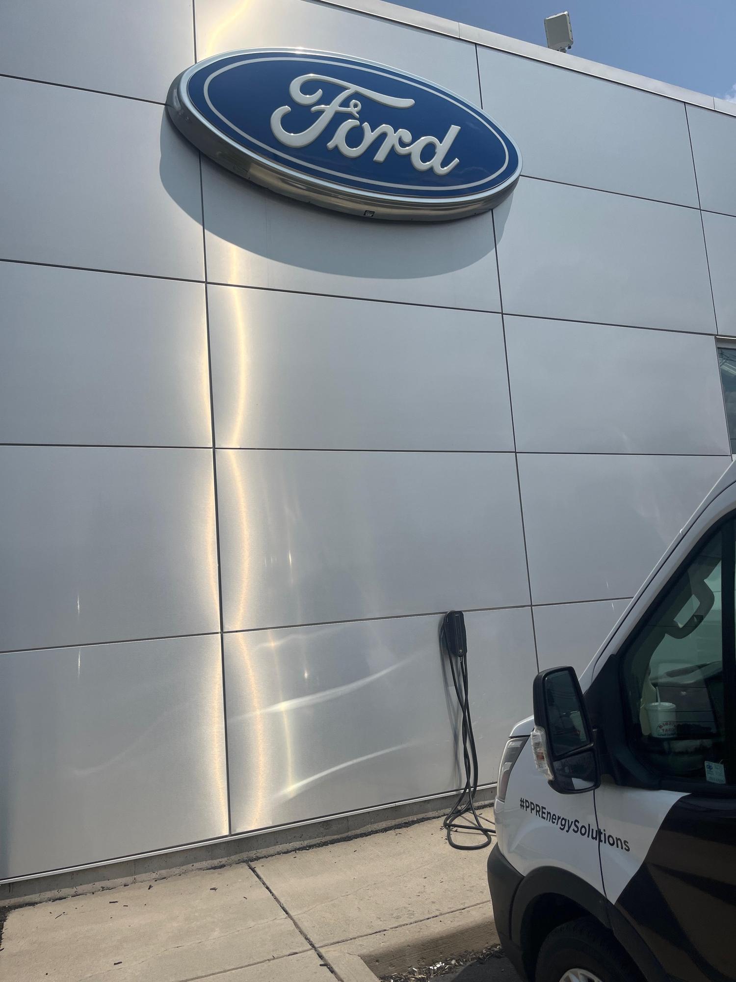 Basil Ford of Niagara Falls - Front Left | Niagara Falls, NY | EV Station